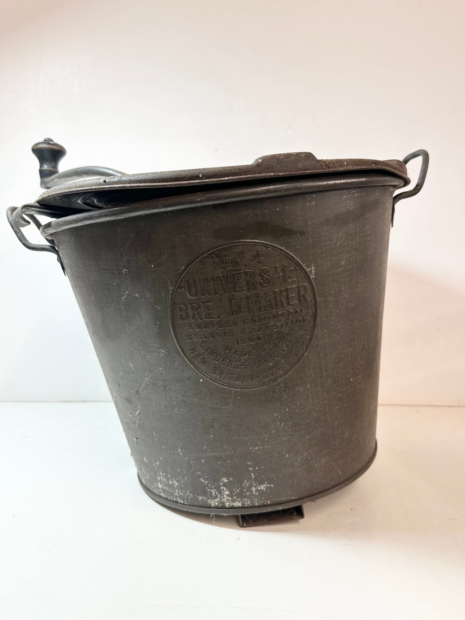 Vintage Bread Maker #23273 | Auctionninja.com