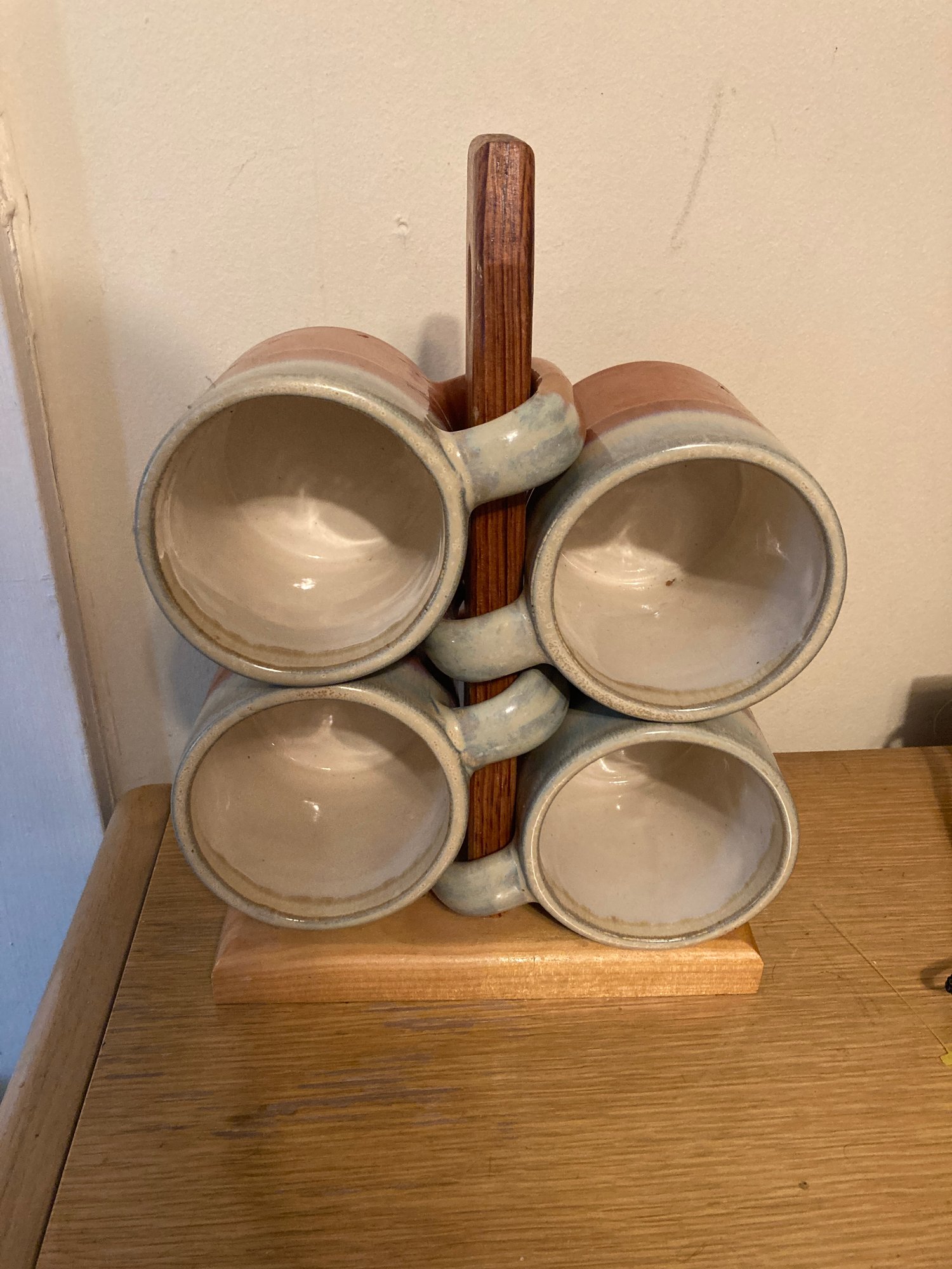 Prado Set Of 4 Mugs With Stand #19848 | Auctionninja.com