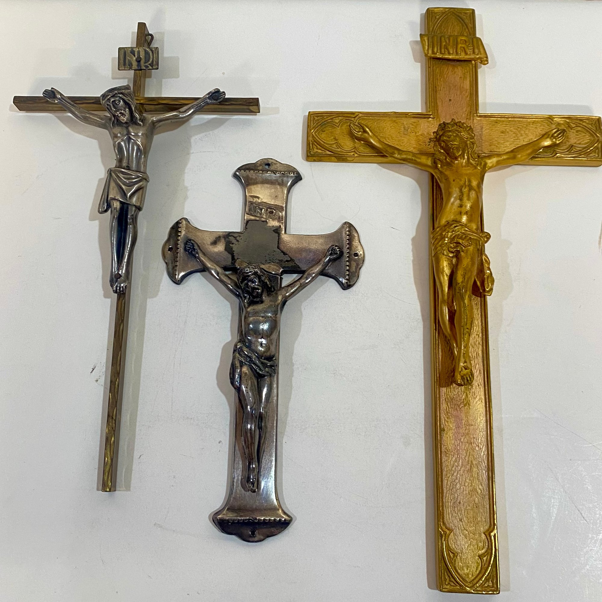 Lot Of 3 Inri Crucifixes #10137 | Auctionninja.com