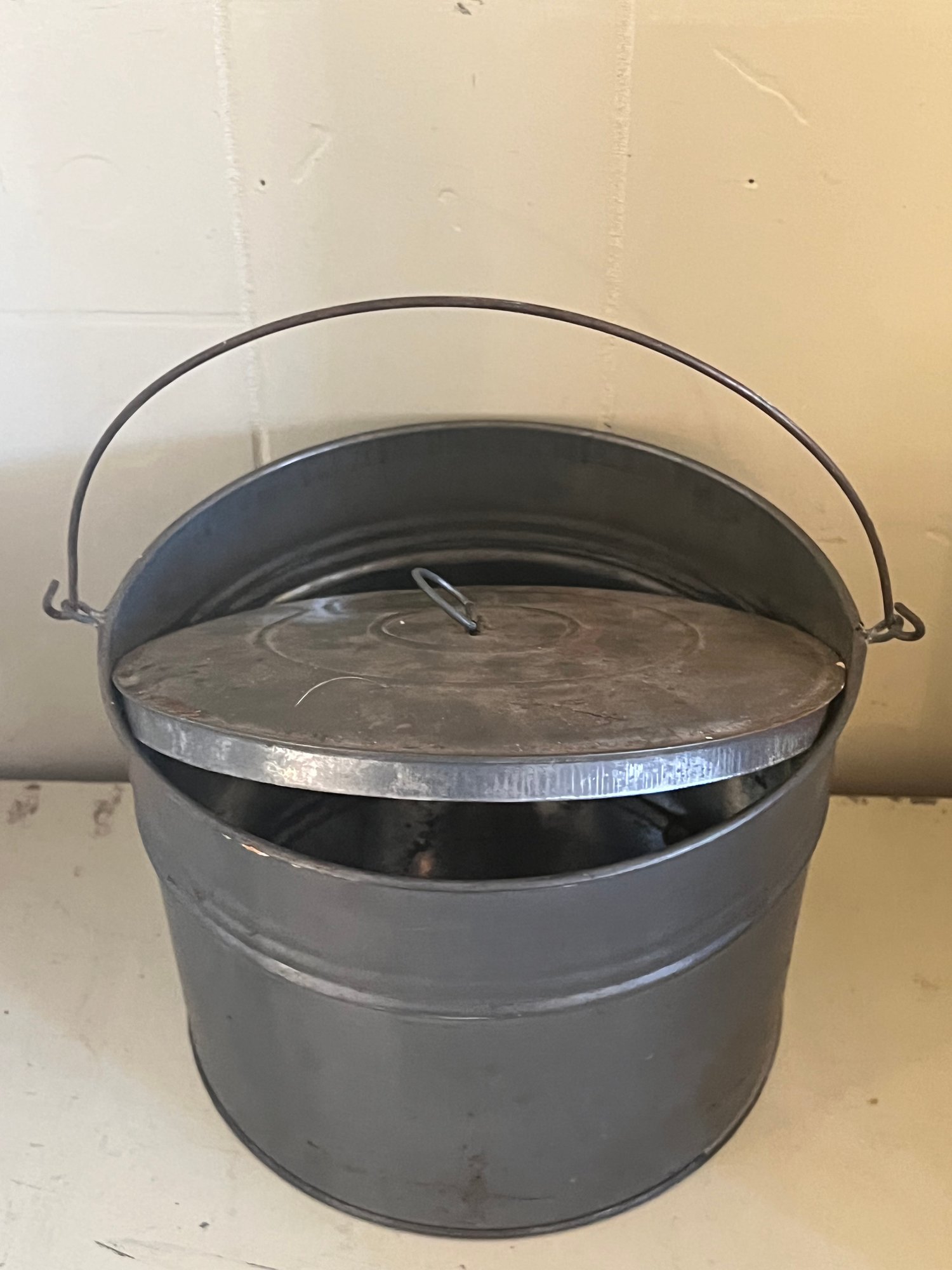 Covered Metal Pail With Wire Handle For Home And Garden #22717 ...