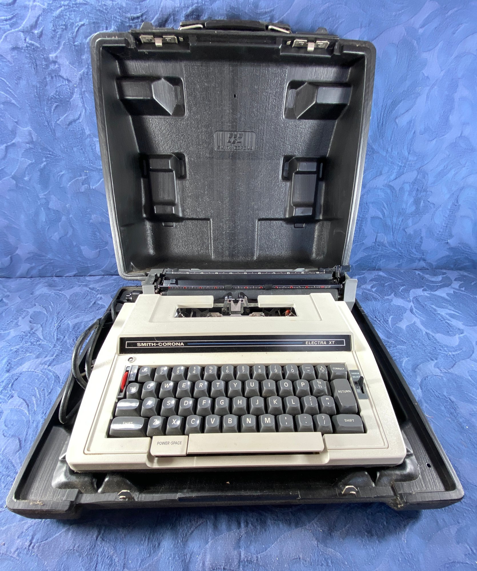 Electric Smith Corona Typewriter In Carrying Case #2088920 ...