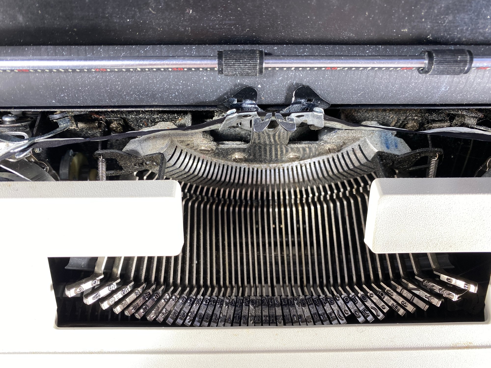 Electric Smith Corona Typewriter In Carrying Case #2088920 ...