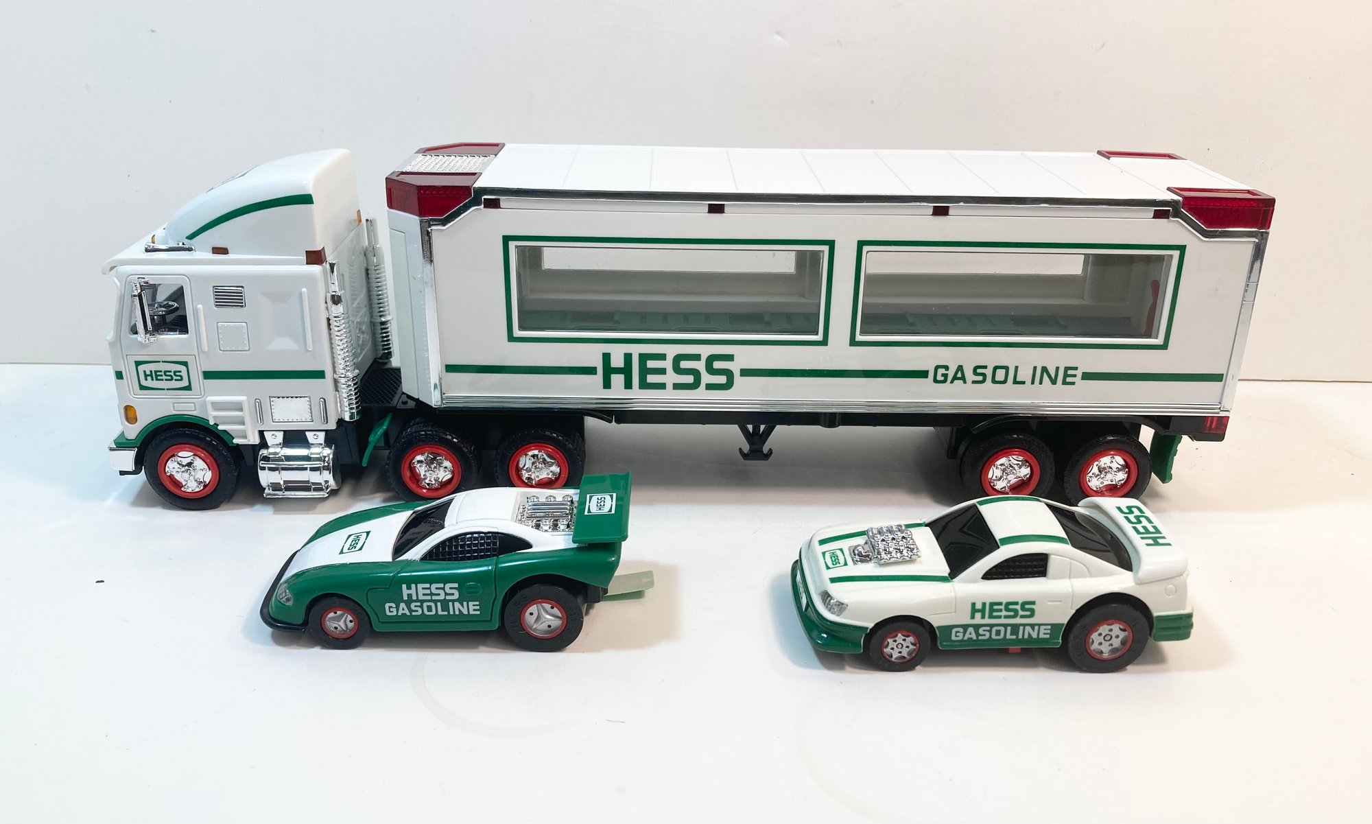 Hess Toy Truck And Racers #6805 | Auctionninja.com