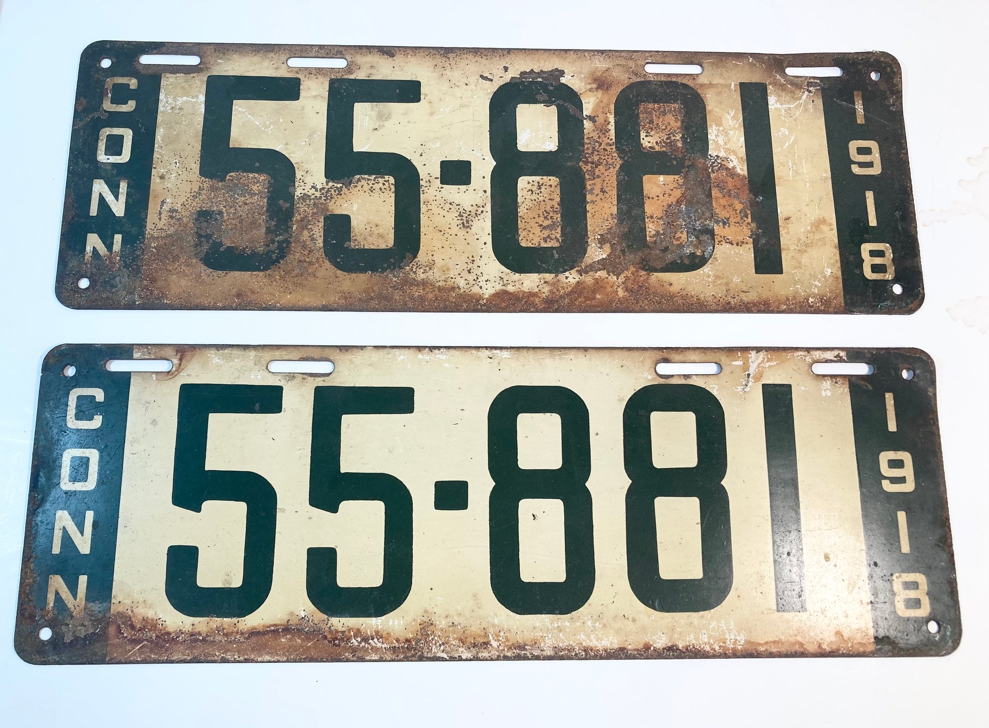 Pair Of 1918 Connecticut License Plates #8304 | Auctionninja.com