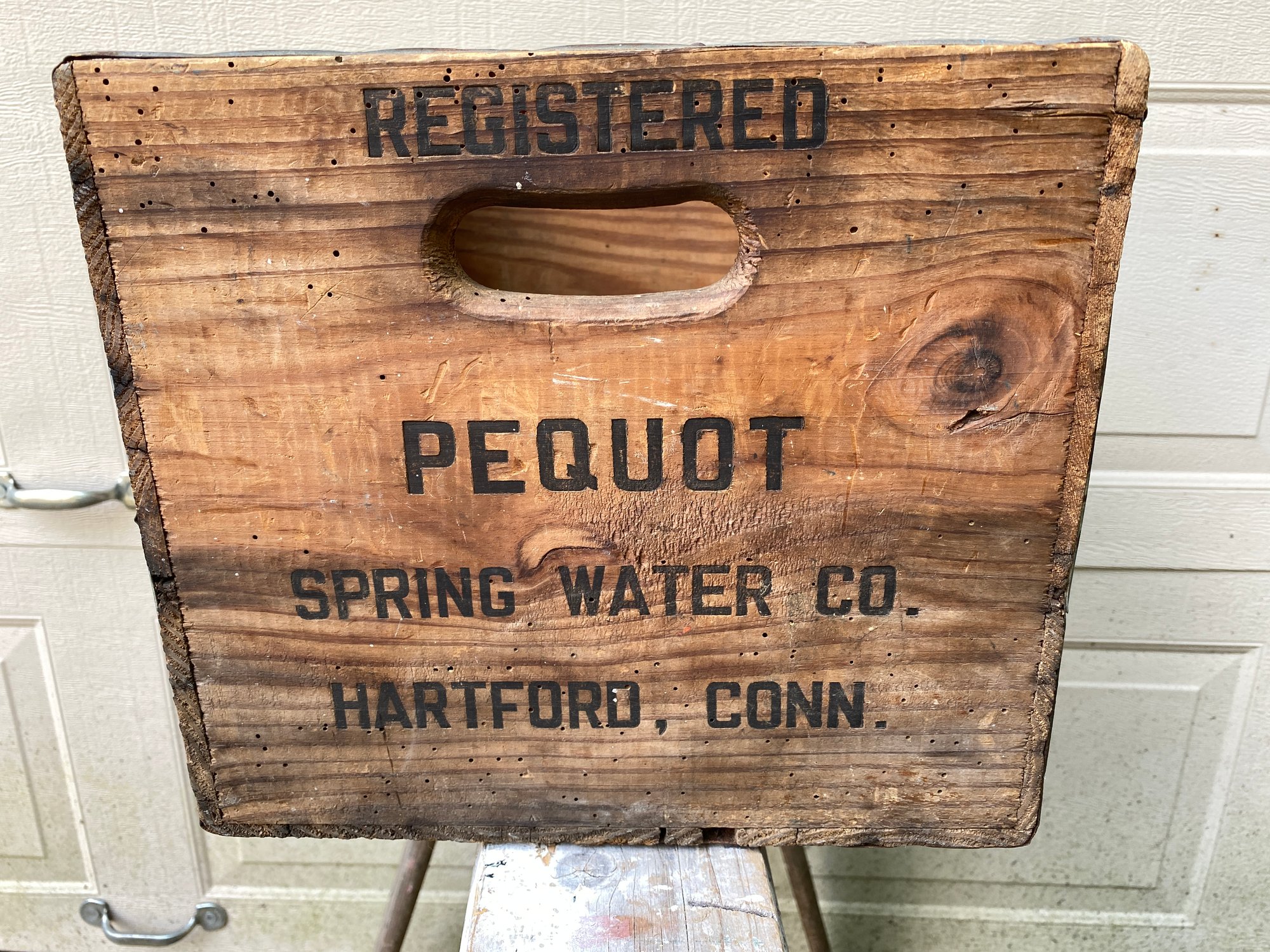 Vintage Pequot Spring Water Co. Pequot Ginger Ale. Wood Crate Box With ...