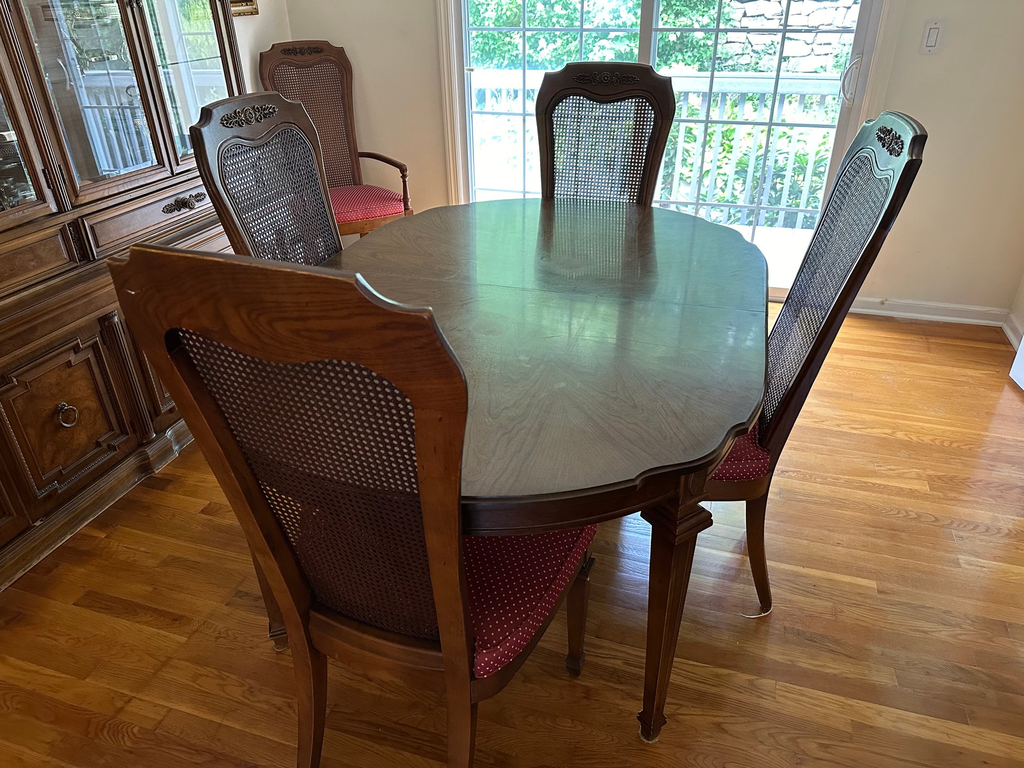Dinging Room Table And Chairs For Set Of 6 #4899 | Auctionninja.com
