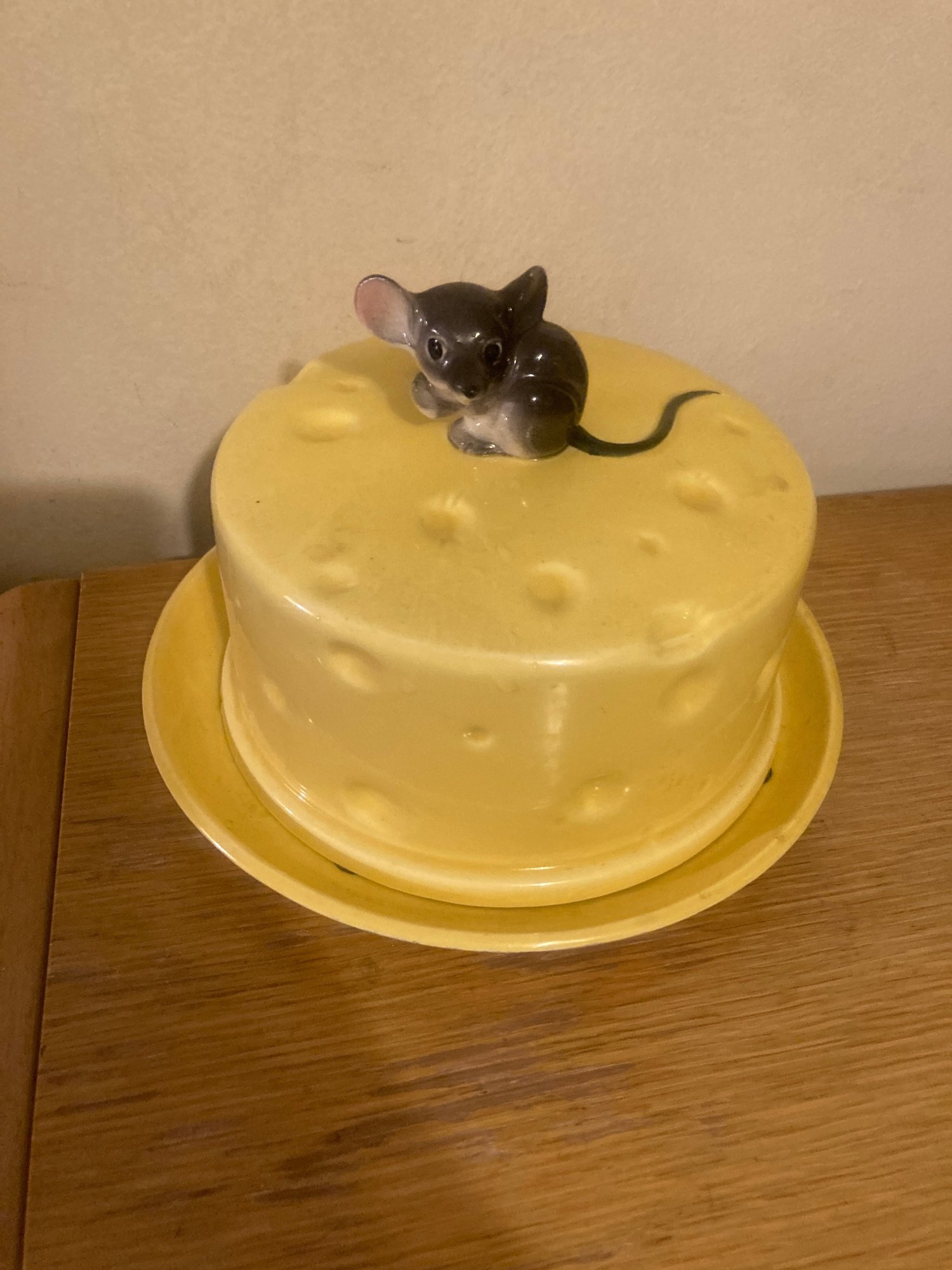 Mid Century Lefton Covered Cheese Plate #2128853 | Auctionninja.com