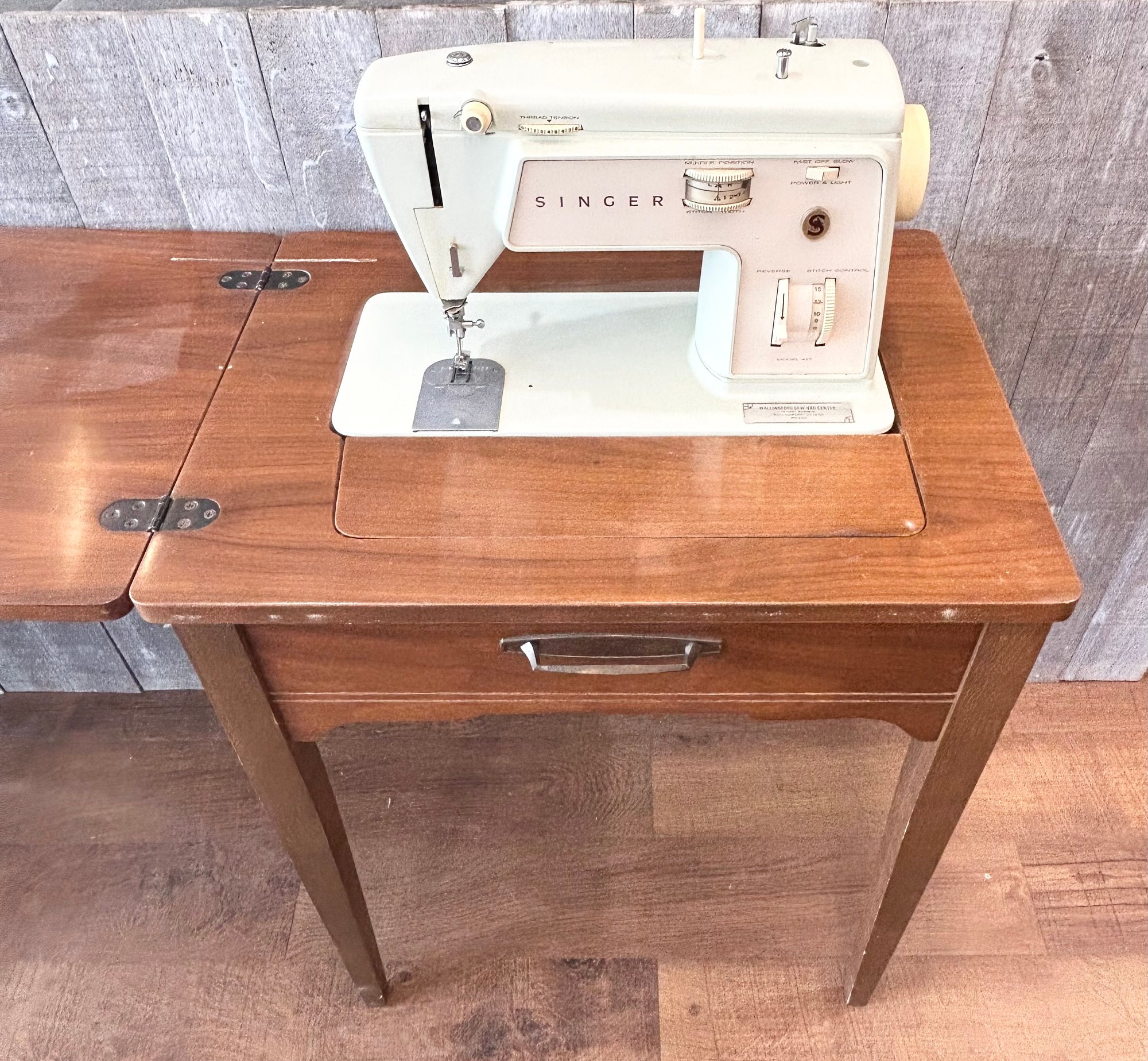 Mid-Century Singer Sewing Machine #13344 | Auctionninja.com