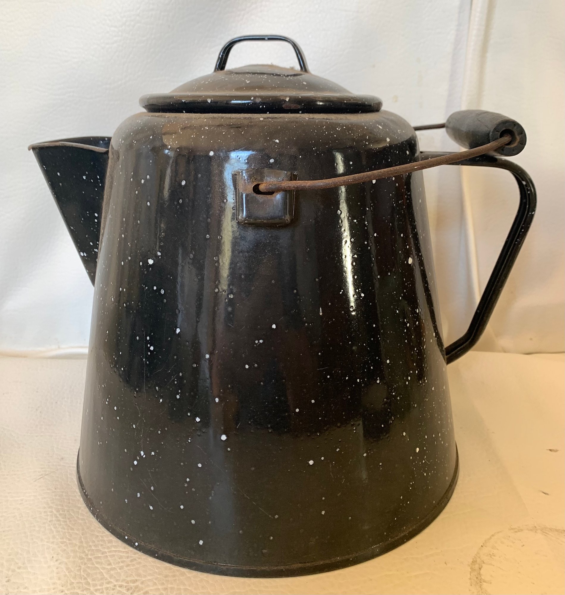 Large Black Speckle Enamelware Coffee Pot #24791 | Auctionninja.com