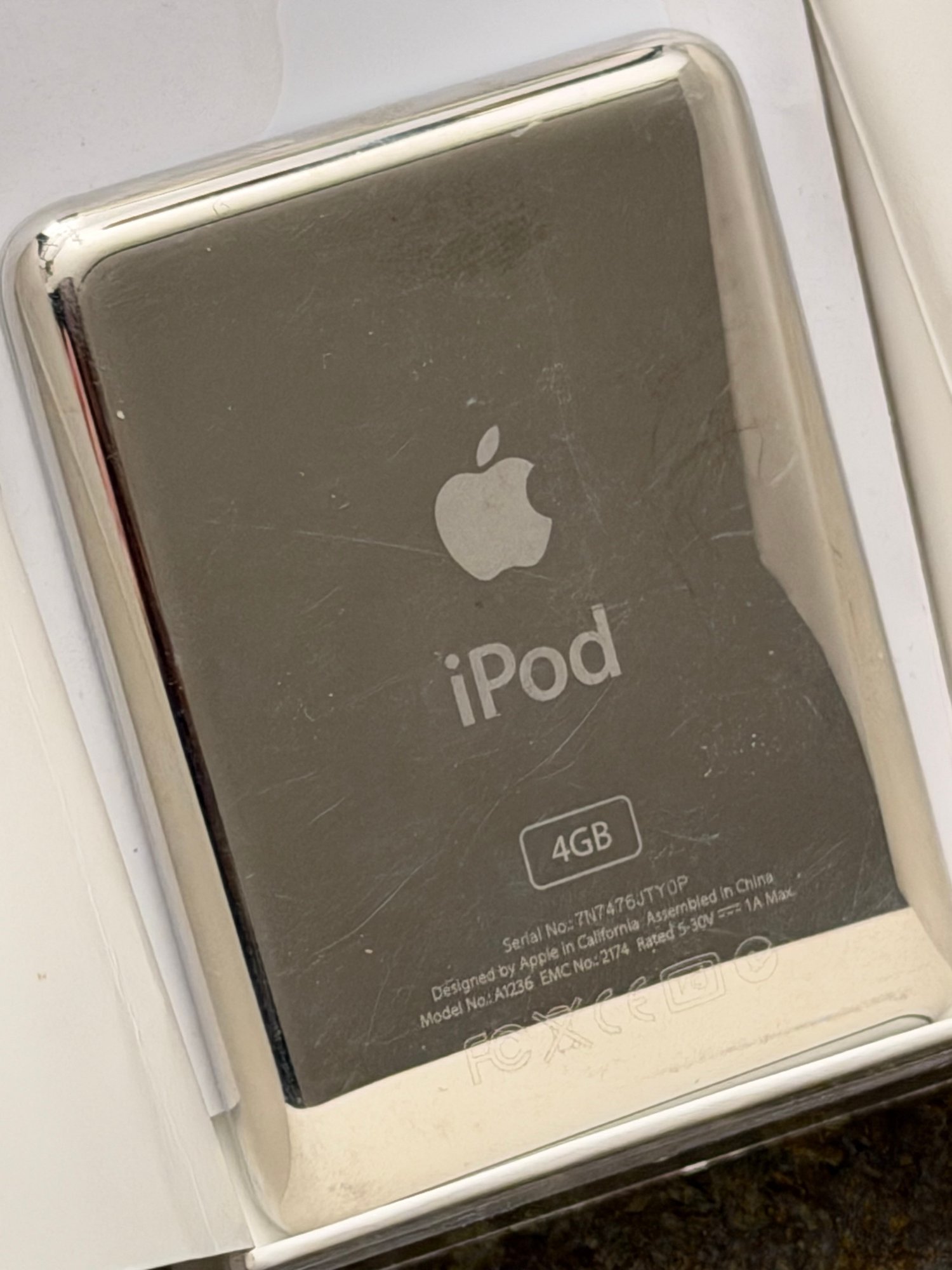 IPod Nano In Original Box - See All Photos #2237699 | Auctionninja.com