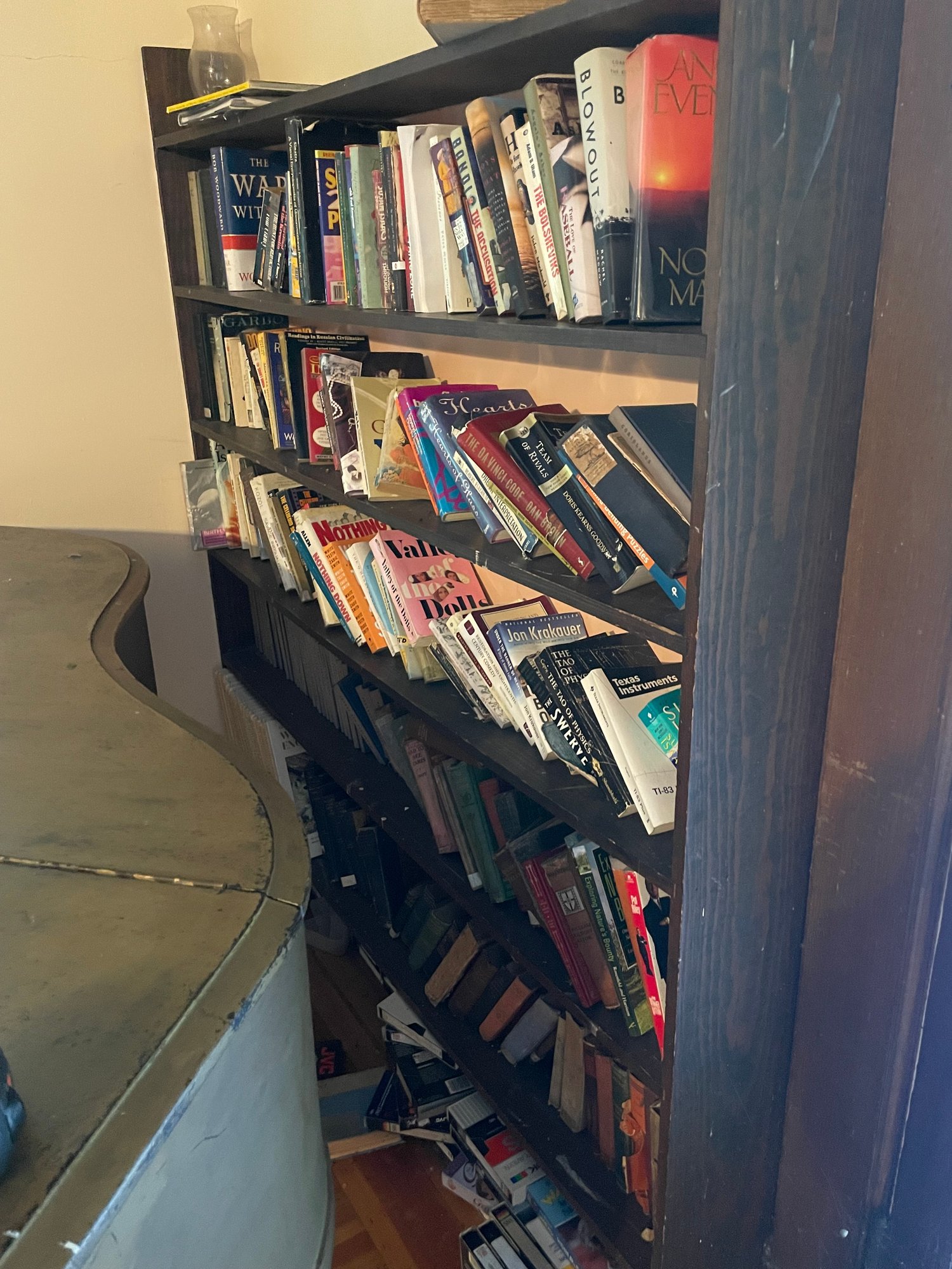 All The Books On The Left Living Room Bookcase #19438 | Auctionninja.com
