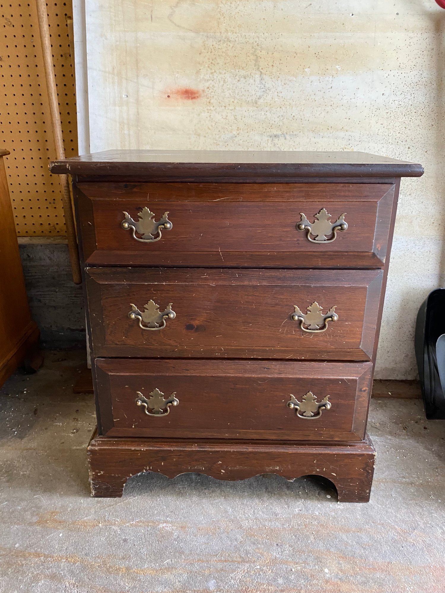 Dark Wood Bras Accented Nightstand Drawer Table #14850 | Auctionninja.com