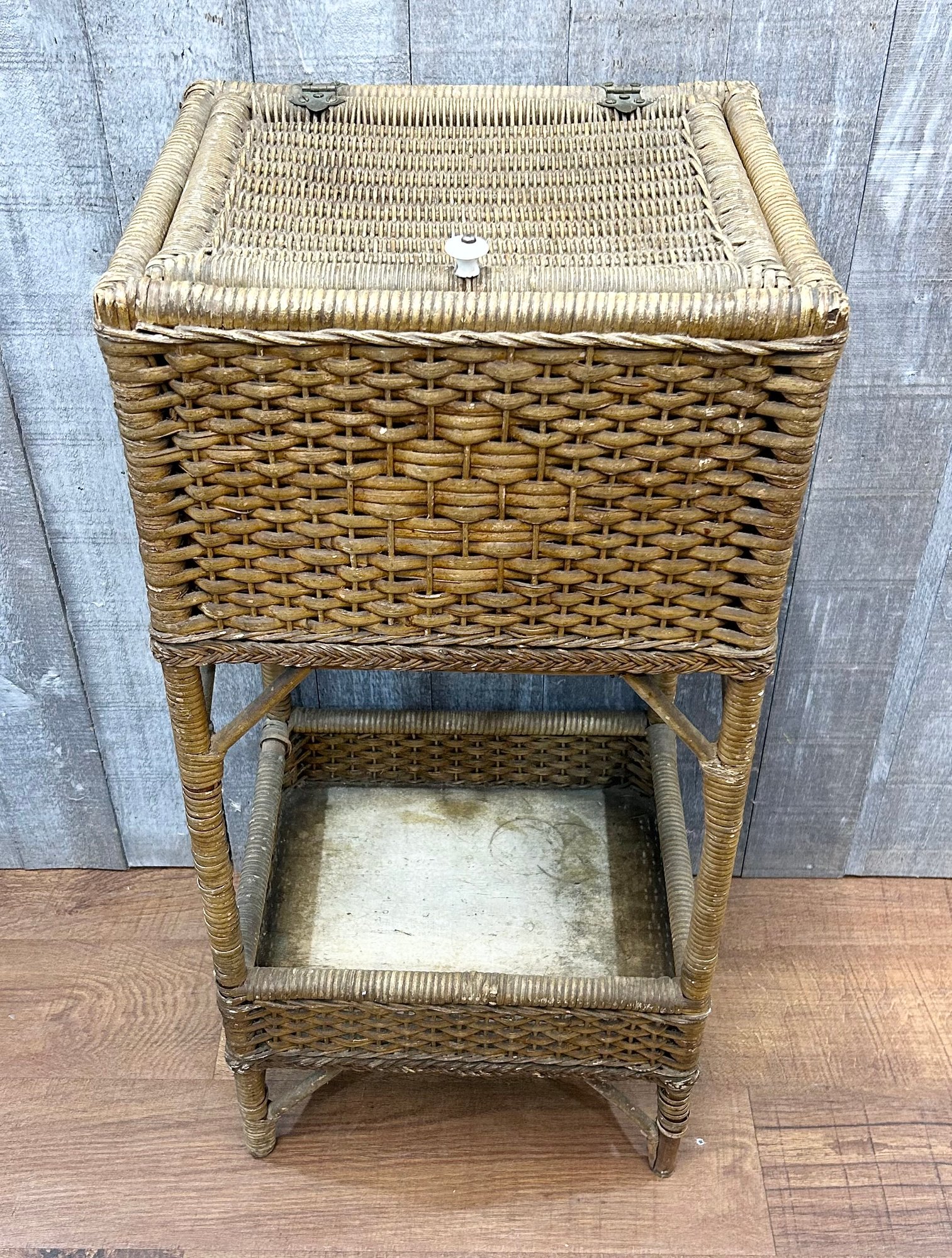 Early 20th Century Wicker Sewing Stand #15488 | Auctionninja.com