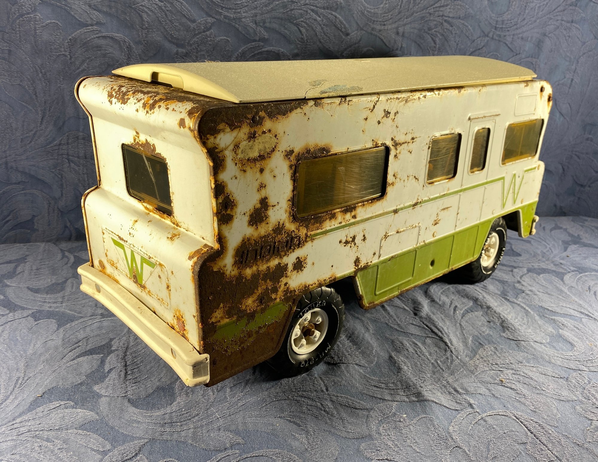 Vintage 1970's Tonka Winnebago Indian Press Steel RV Motorhome Metal ...