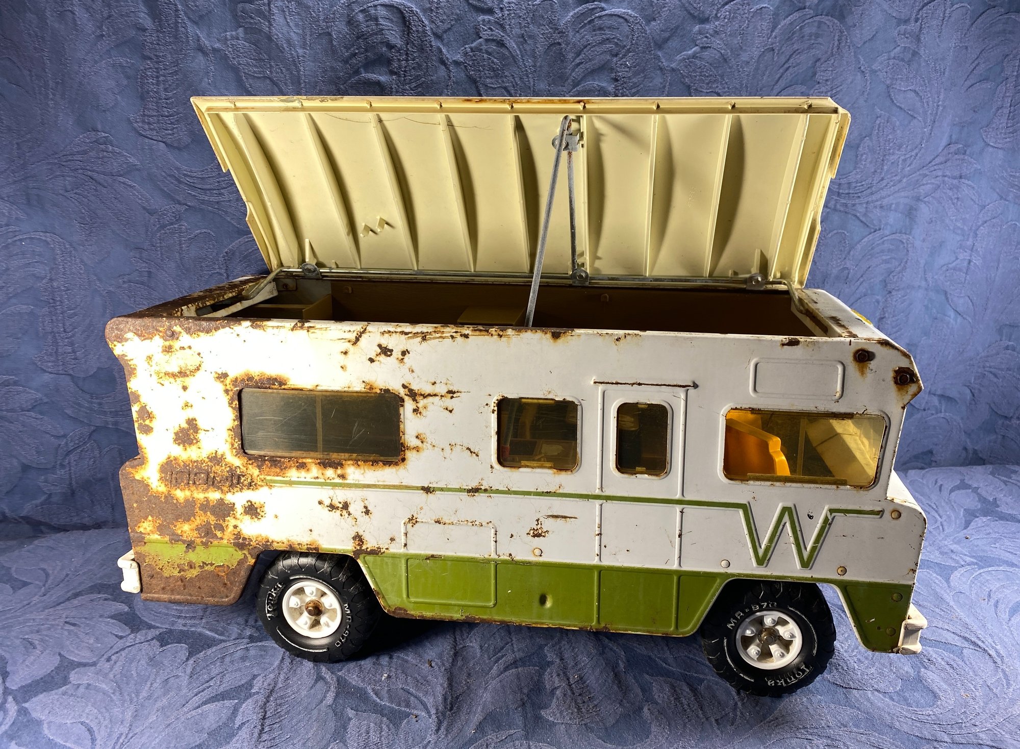 Vintage 1970's Tonka Winnebago Indian Press Steel RV Motorhome Metal ...