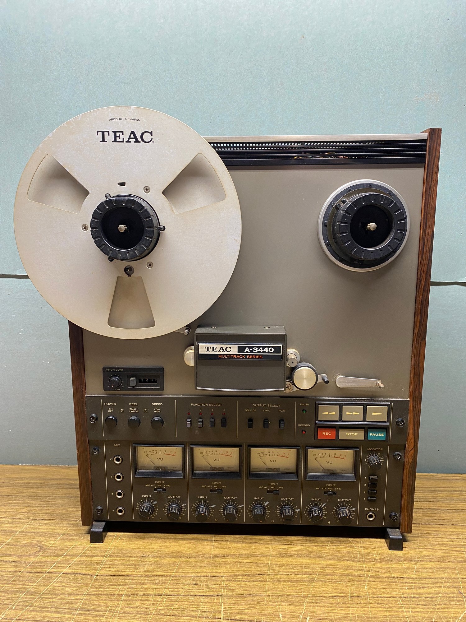 TEAC Reel To Reel Tape Player / Recorder A -3440. Powers On. One VU ...