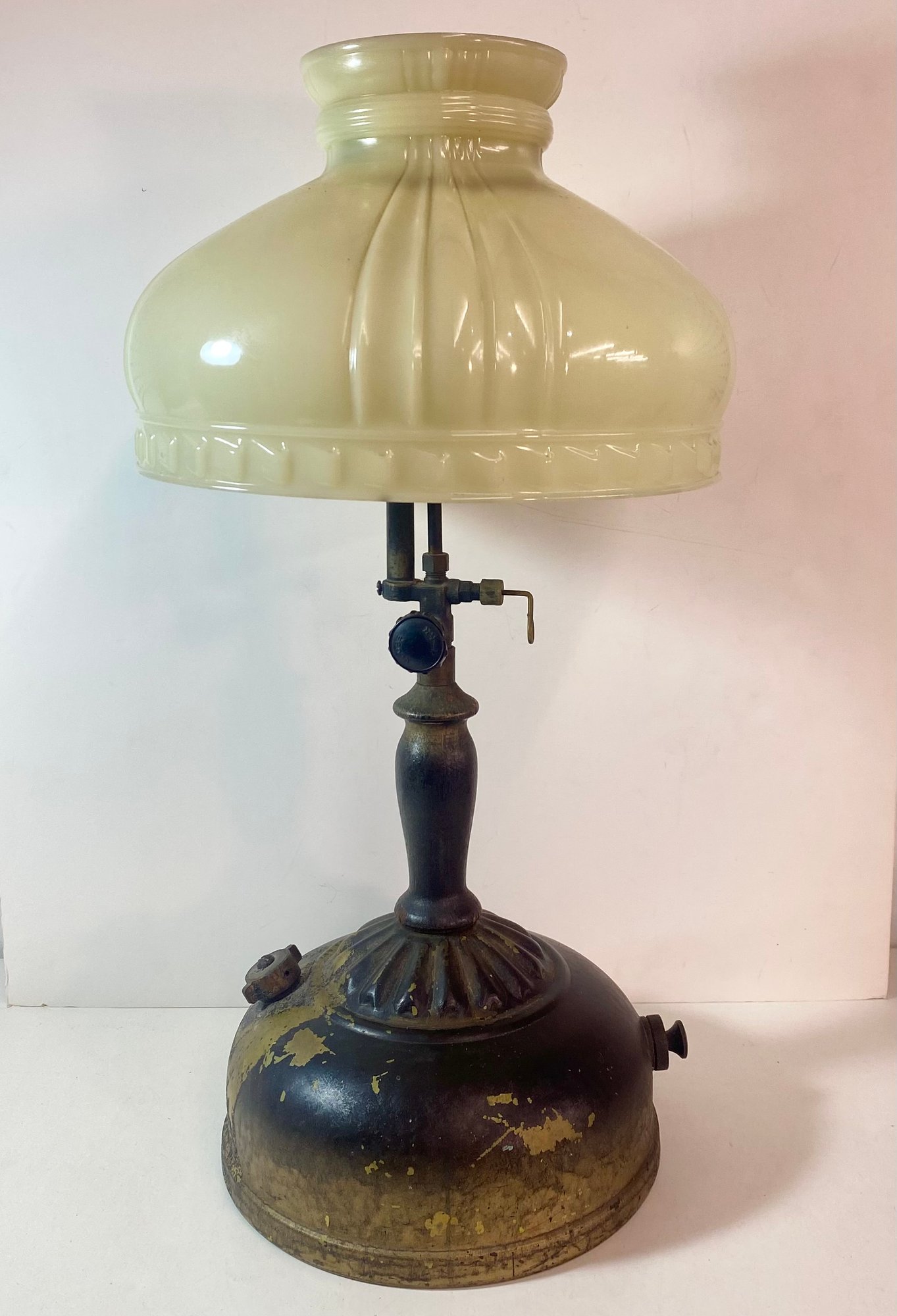 Antique Coleman Quick Lite Oil Lamp With Shade #14744 | Auctionninja.com