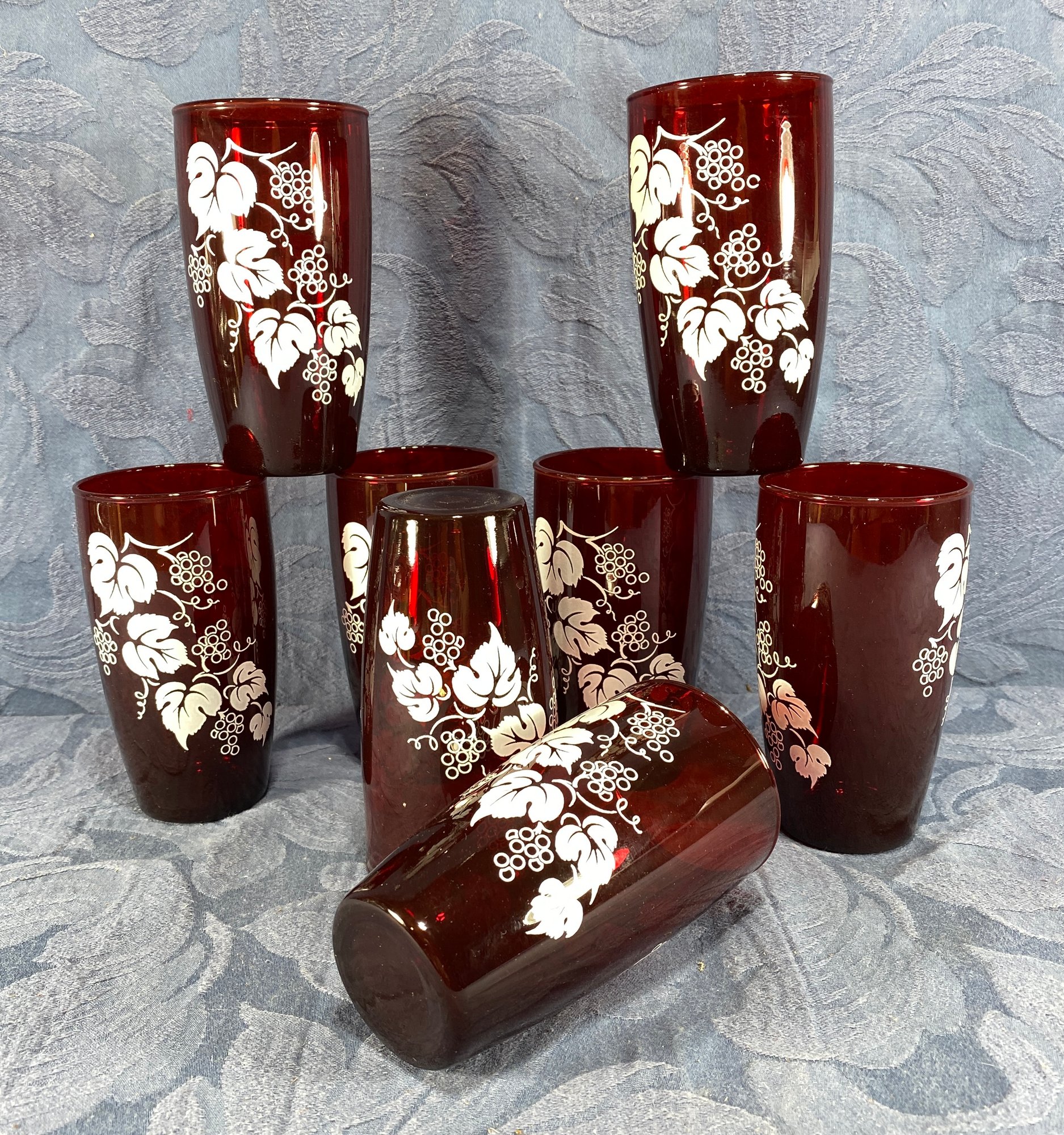Ruby Colored Glasses #14584 | Auctionninja.com