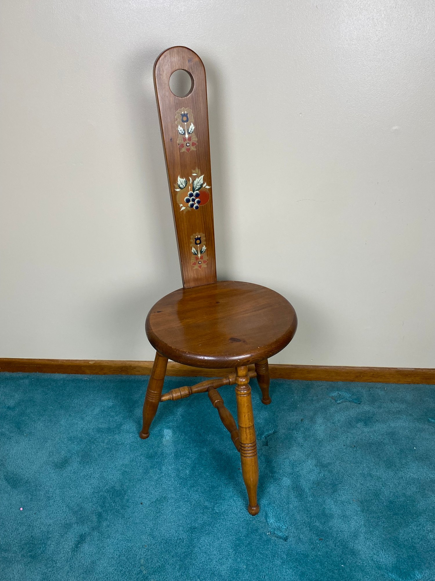 Vintage Pine Three Legged Spinning Stool #2089276 | Auctionninja.com