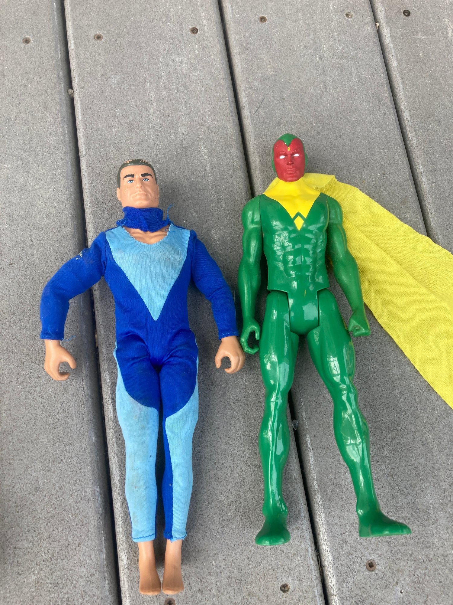 2 Action Figures #2147399 | Auctionninja.com
