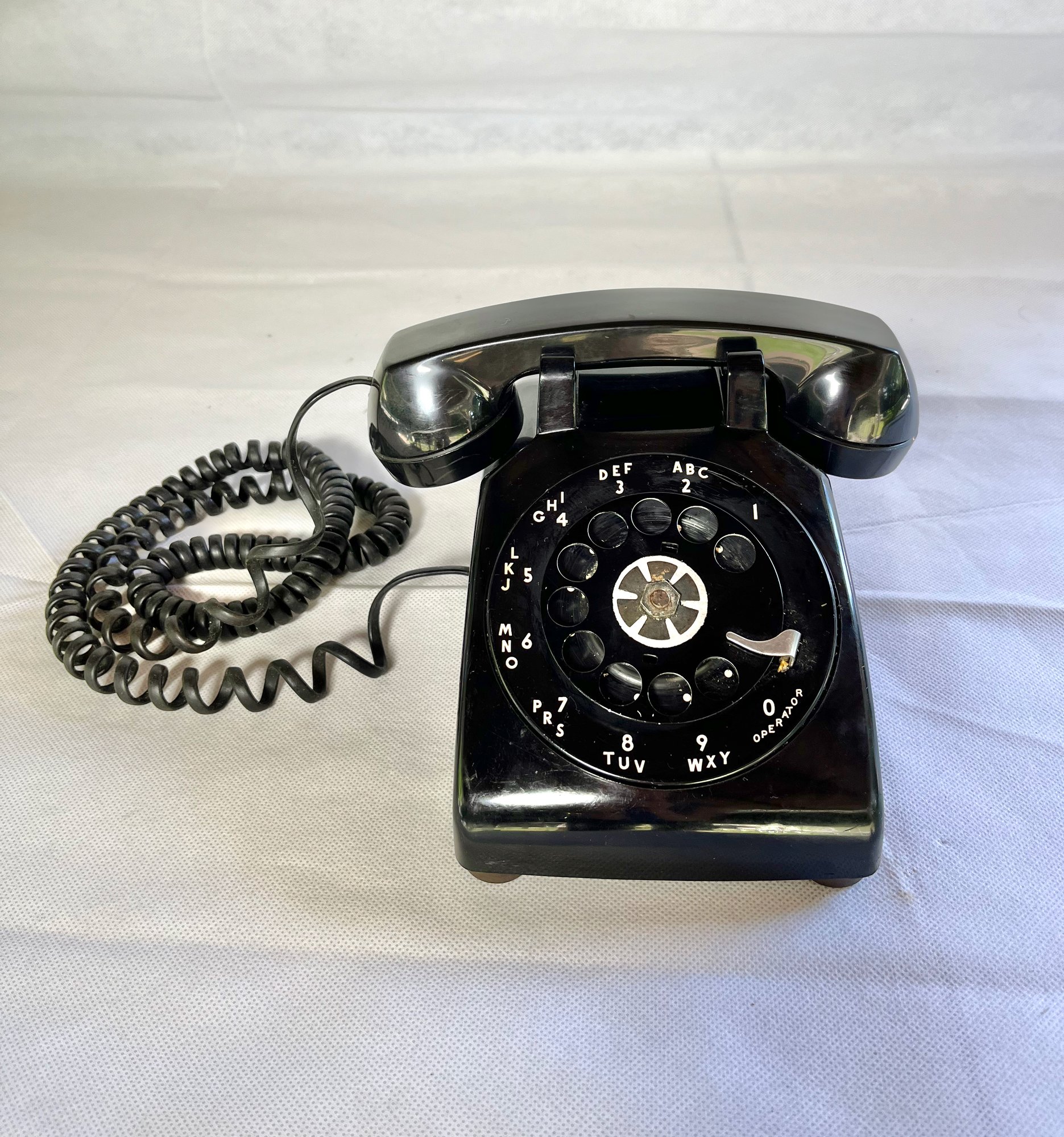 Vintage Illinois Bell Rotary Phone #9388 | Auctionninja.com