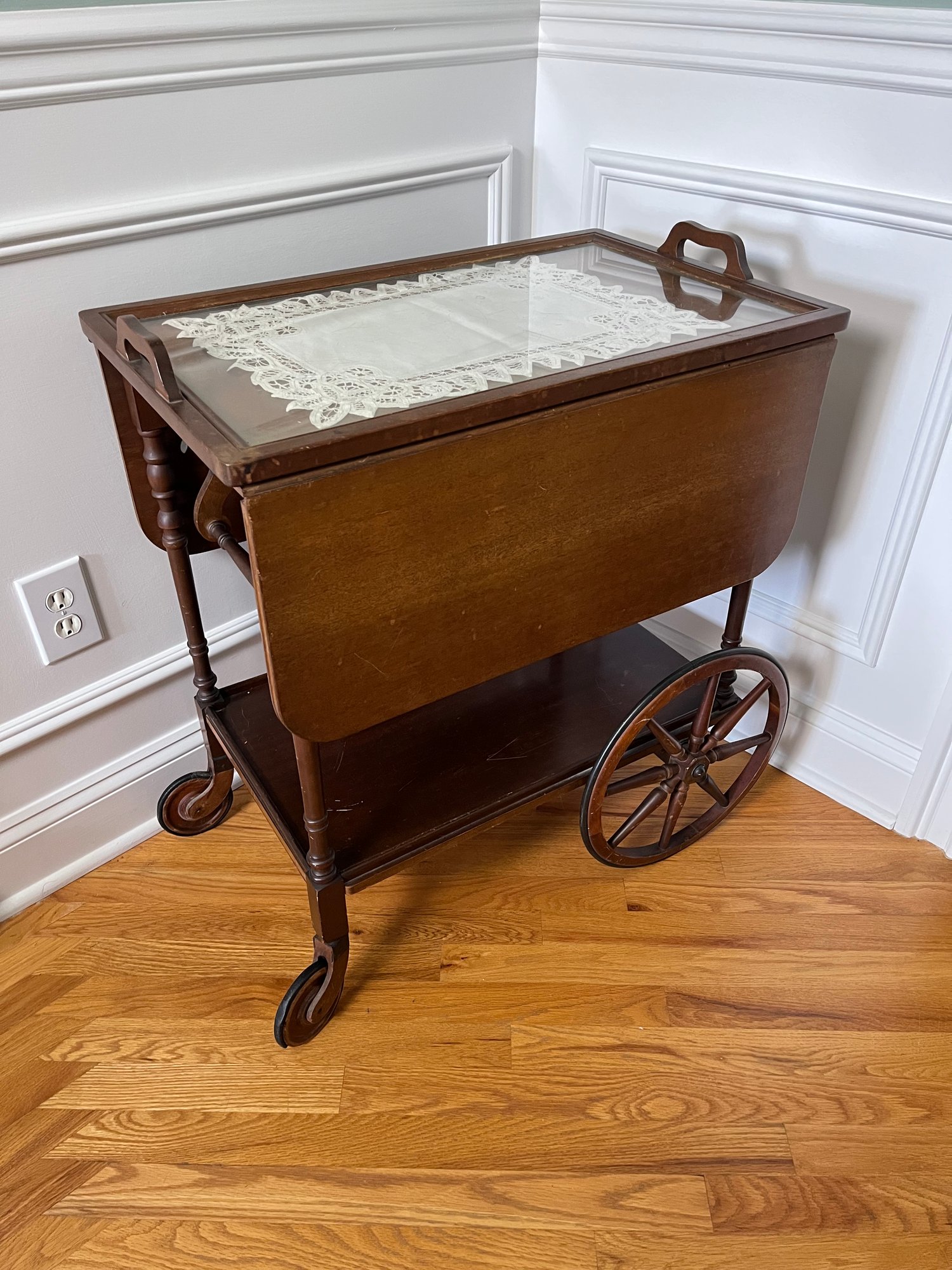 Vintage Wooden Tea Cart Table #2116795 | Auctionninja.com
