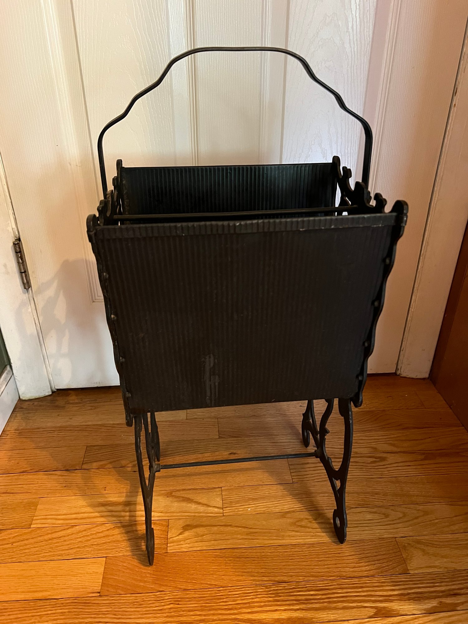 Heavy Scroll Cast Iron Magazine Rack #8974 | Auctionninja.com