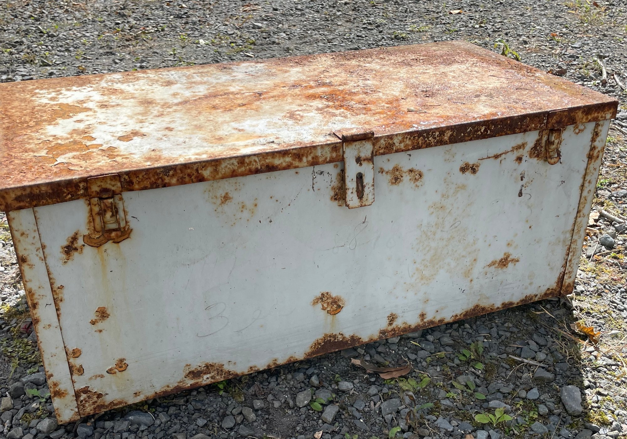 (#2) Large Antique Metal Box #19276 | Auctionninja.com