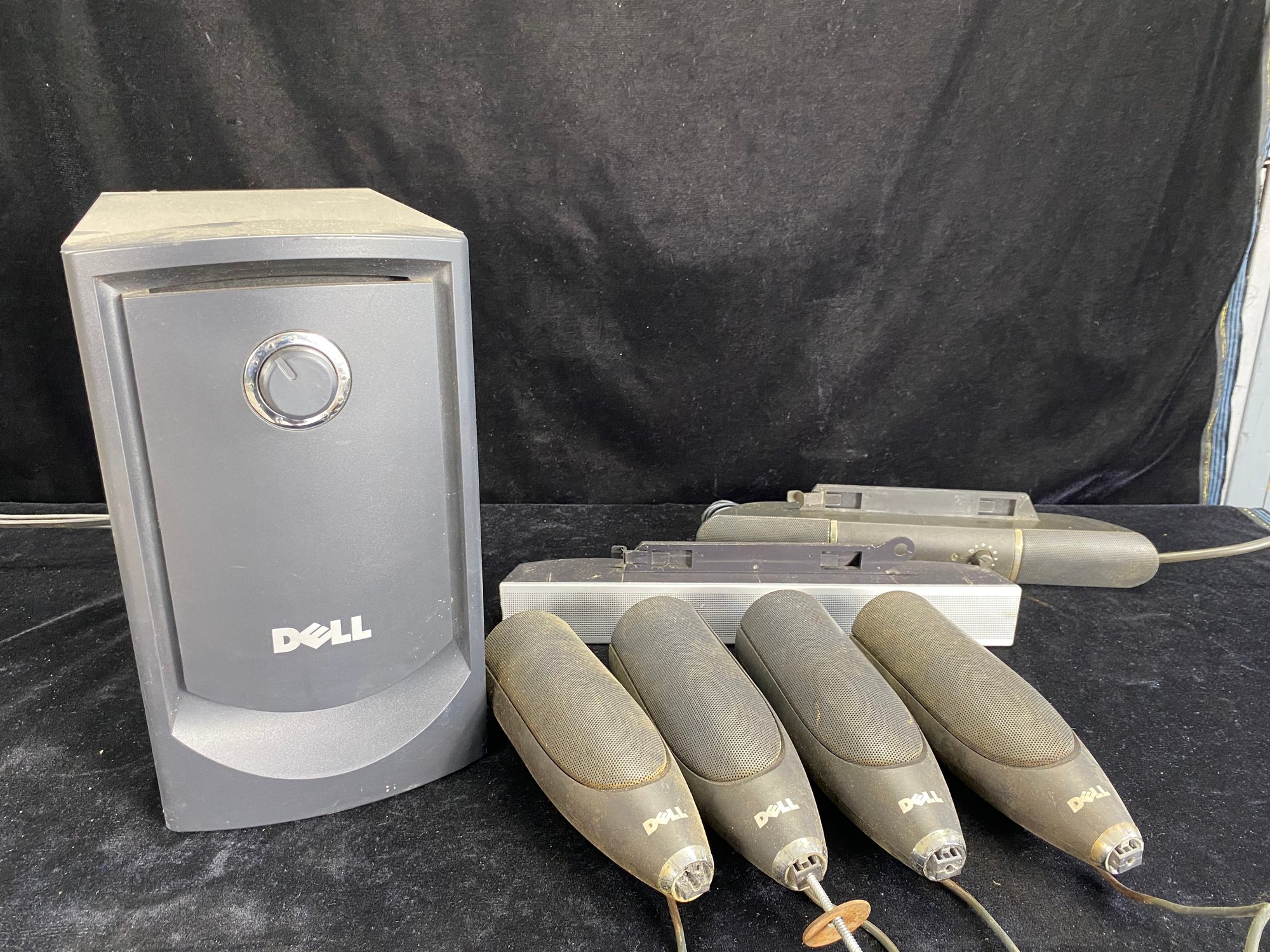 Dell Computer Speaker Set #7723 | Auctionninja.com