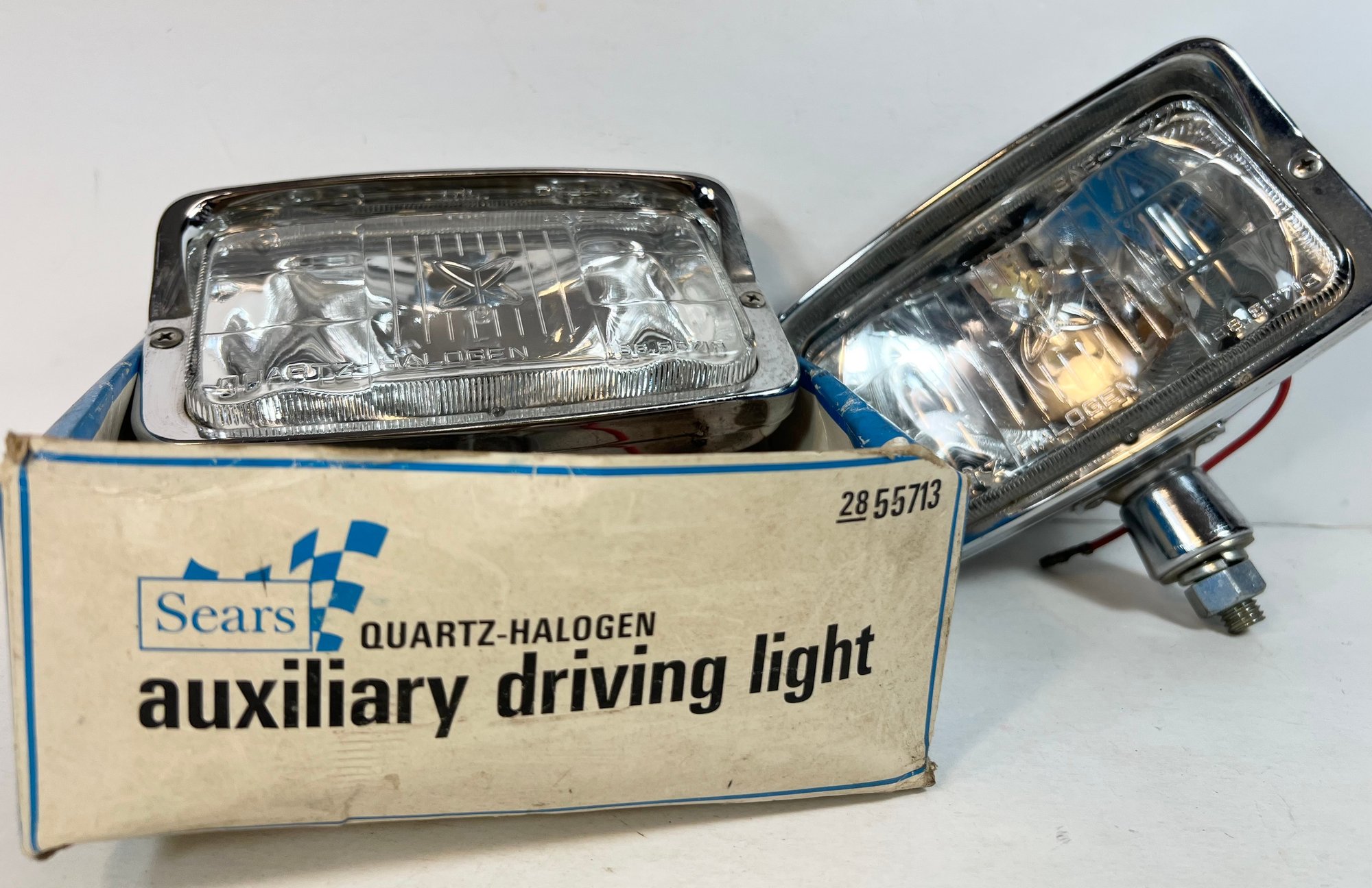 Sears Quartz-halogen Auxiliary Driving Lights #2144540 | Auctionninja.com