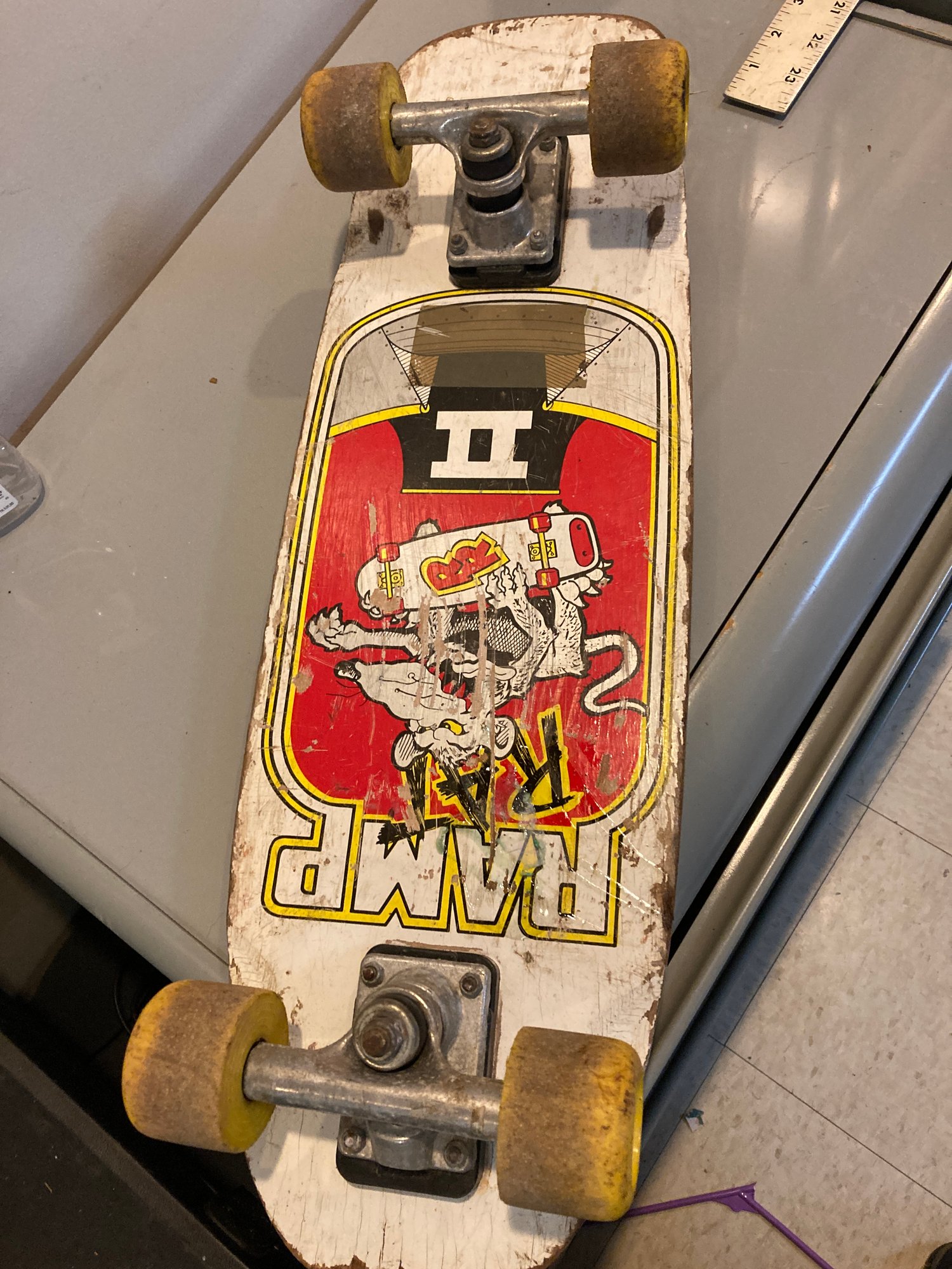 Vintage Ramp Rat Skateboard #5036 | Auctionninja.com