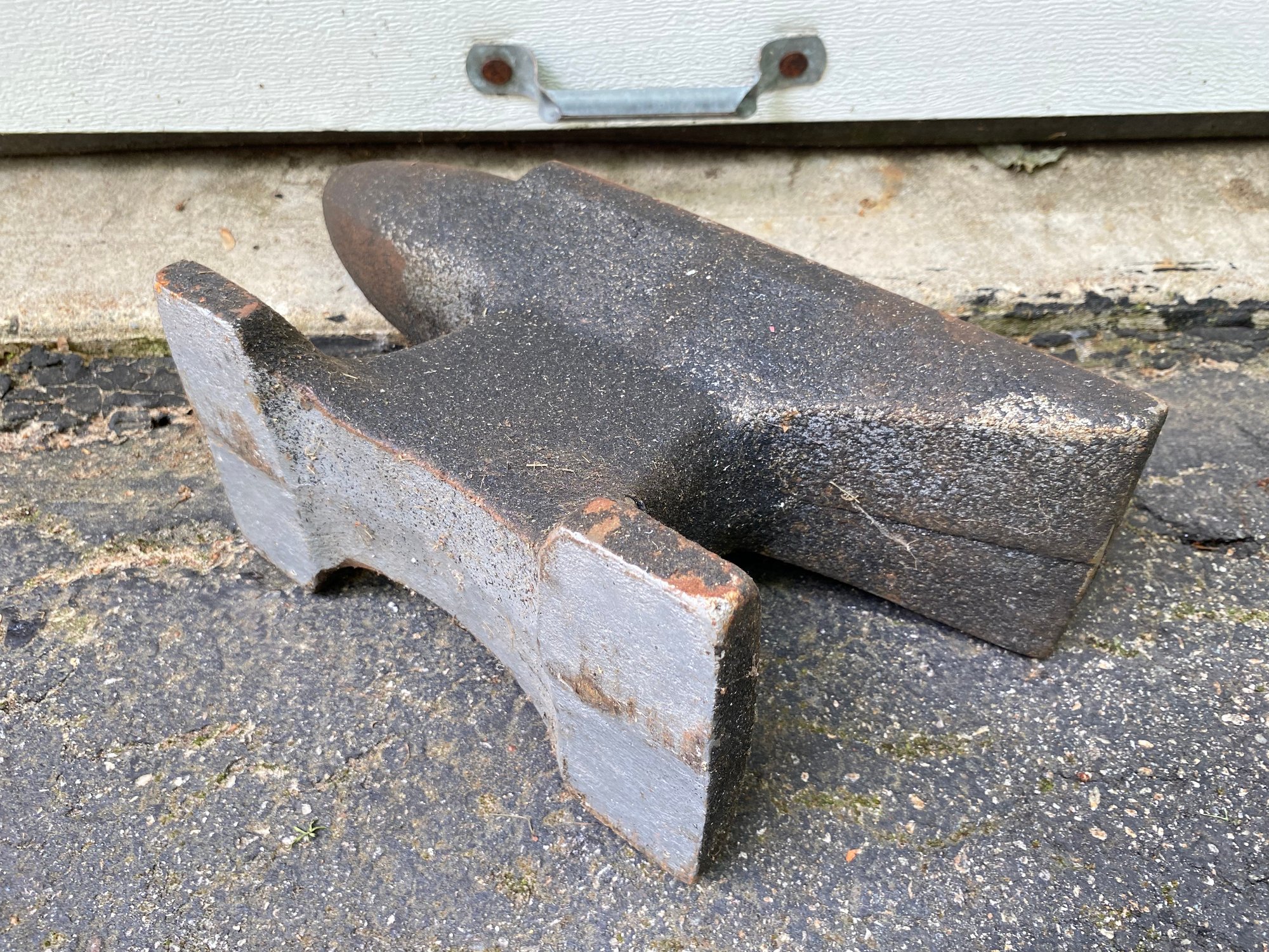 Vintage Cast Iron Anvil #2124956 | Auctionninja.com