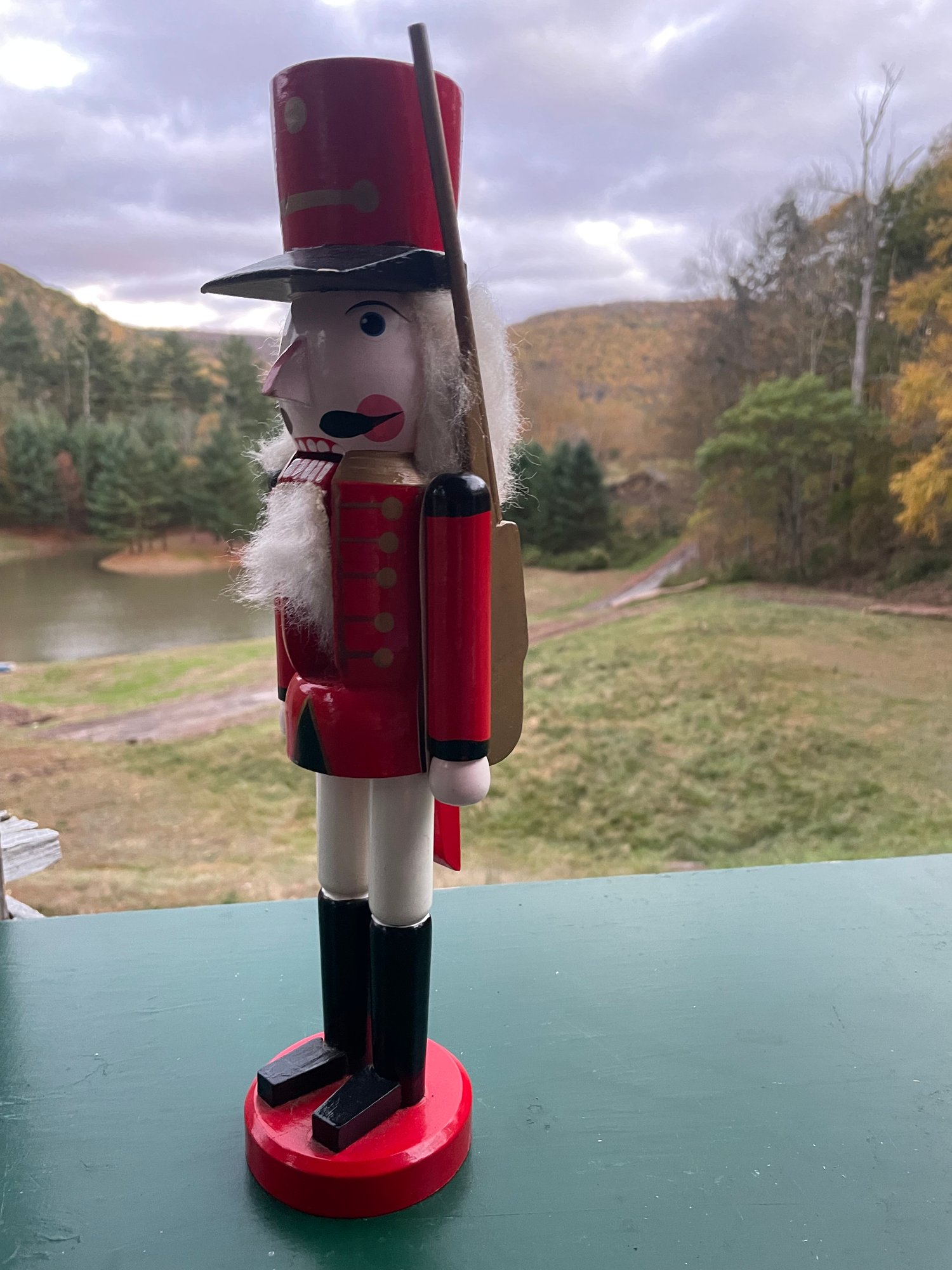 Tall Nut Cracker On Guard With His Rifle #19226 | Auctionninja.com