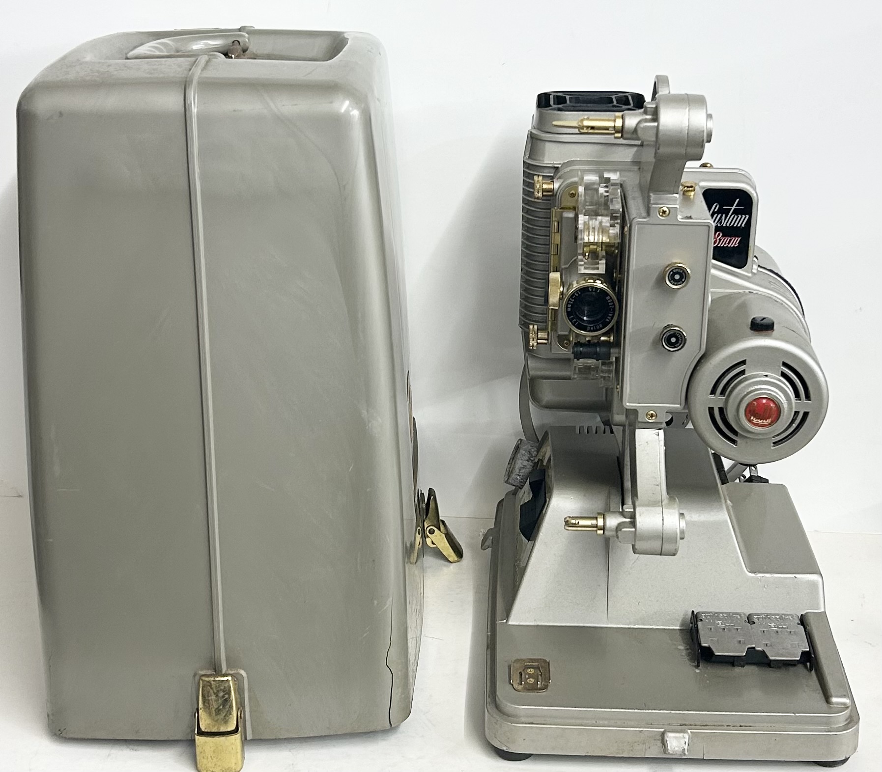 DeJur Automatic 8mm Projector Made In USA #2028385 | Auctionninja.com
