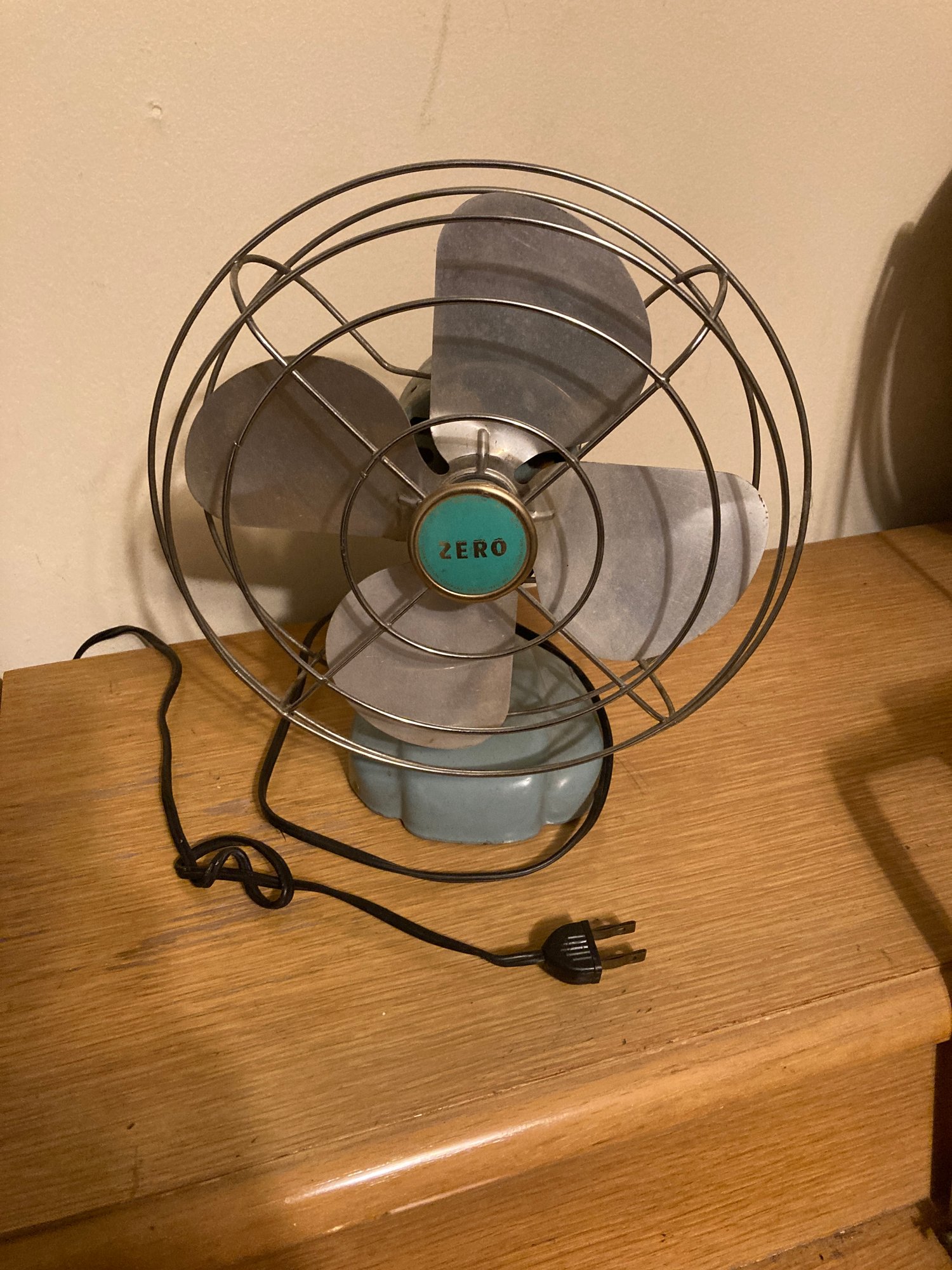 MCM Vintage Zero Metal Fan #8258 | Auctionninja.com
