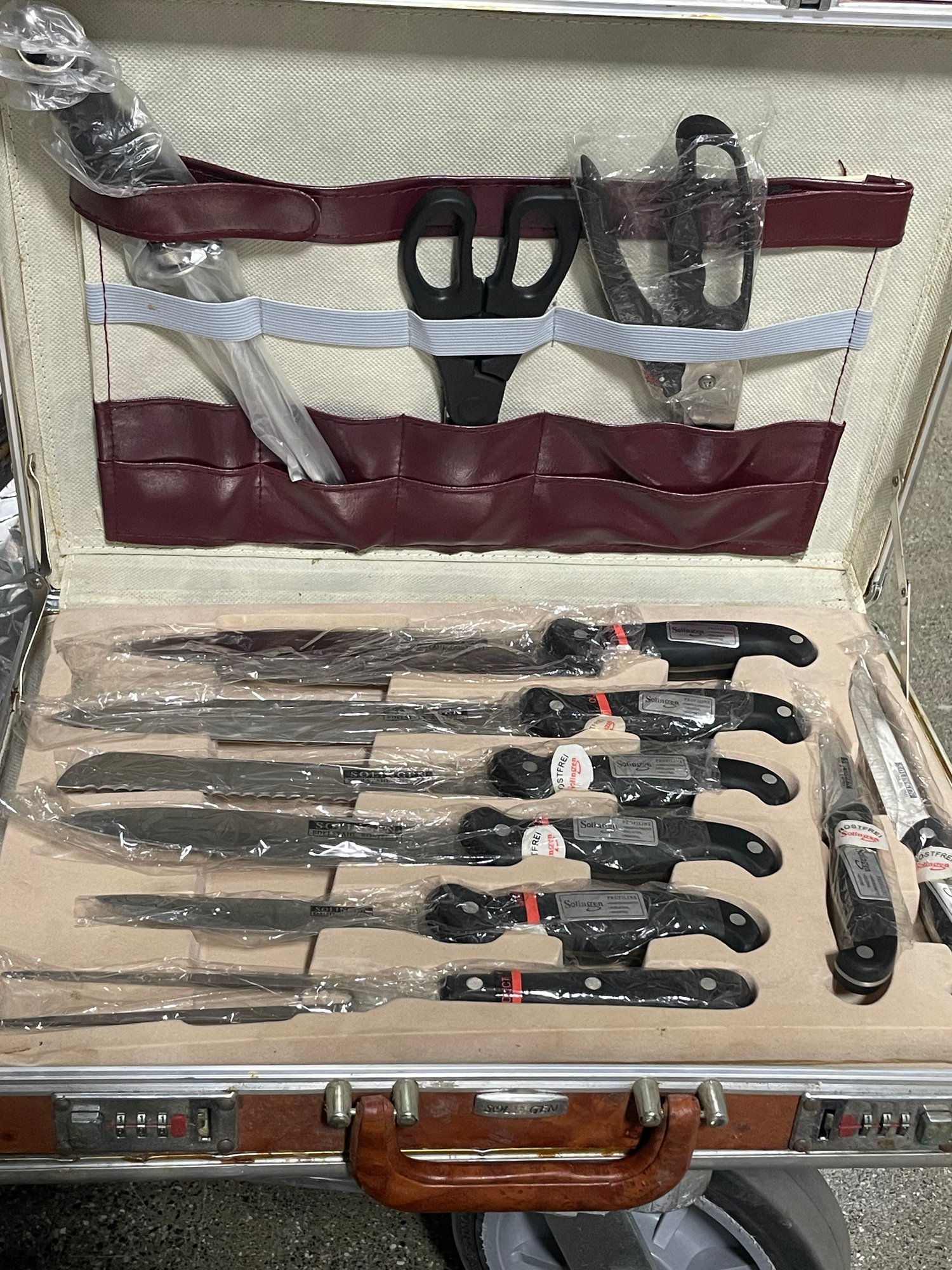 Von Meister Solingen Professional Knife Set - Solingen, Germany - See ...