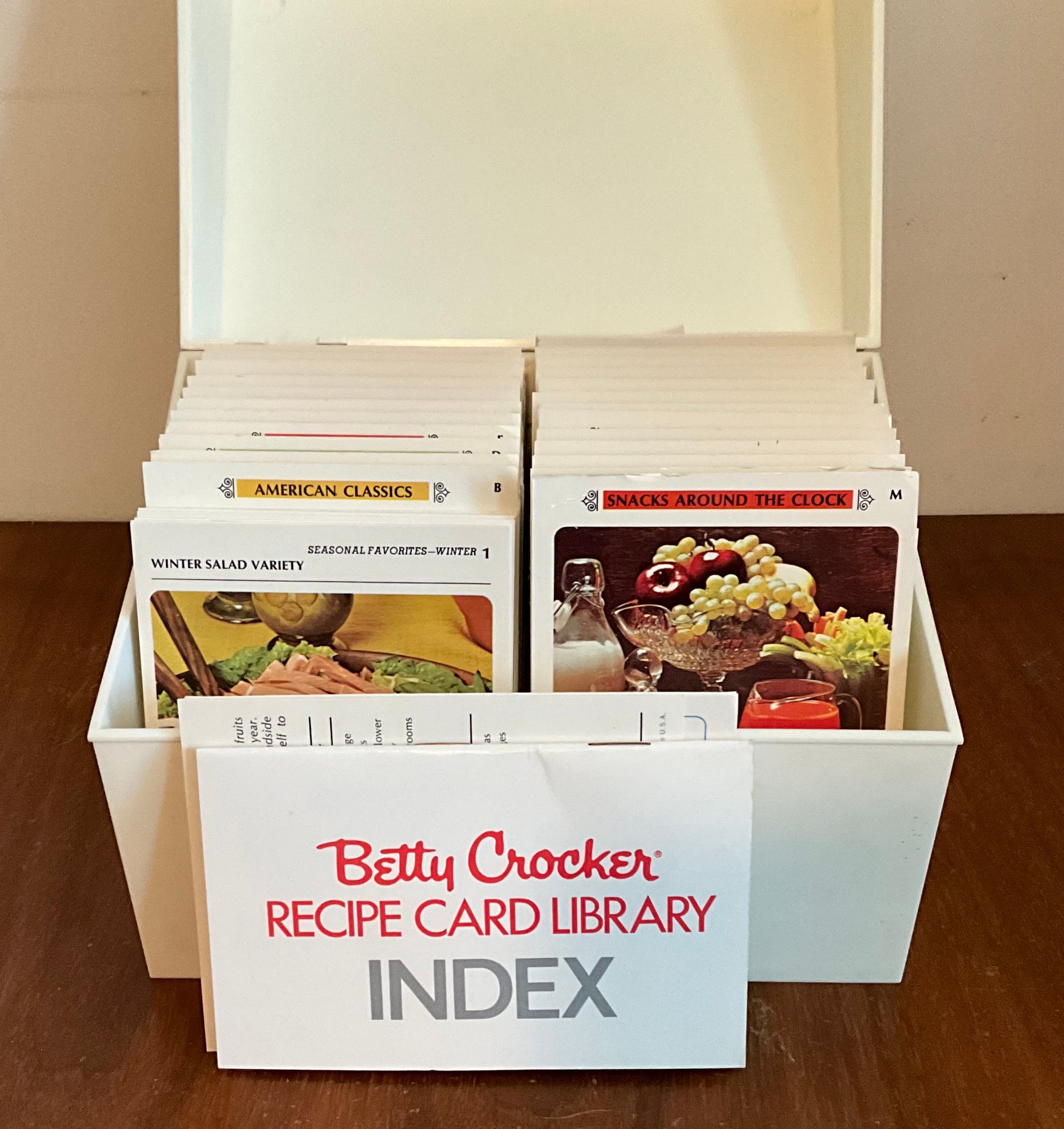 Vintage Betty Crocker Recipe Cards & Organizer Box #22799 ...
