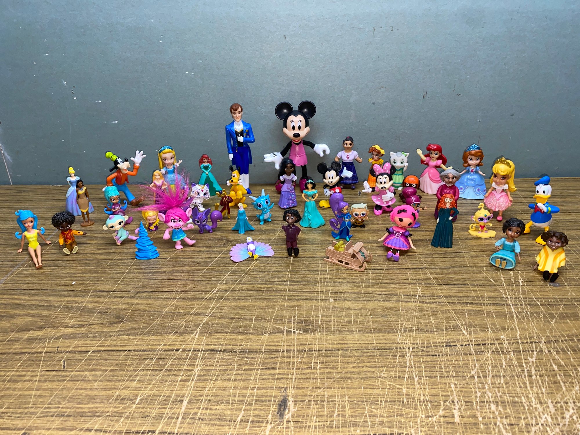 Walt Disney. Lot Of 50 Plus Walt Disney Figures. Minnie Mouse With ...