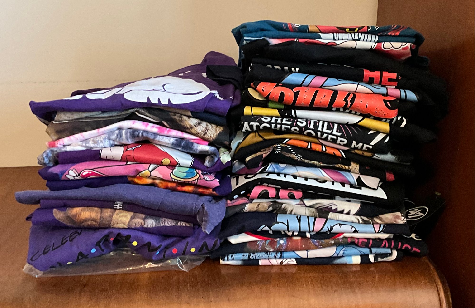 Nice Lot Of Various T-Shirts In Sizes XL-3X Including UConn, Snow White ...