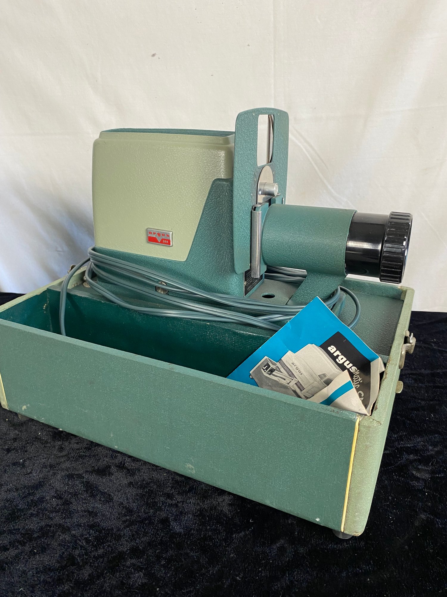 Argus 300 Portable Projector #9518 | Auctionninja.com