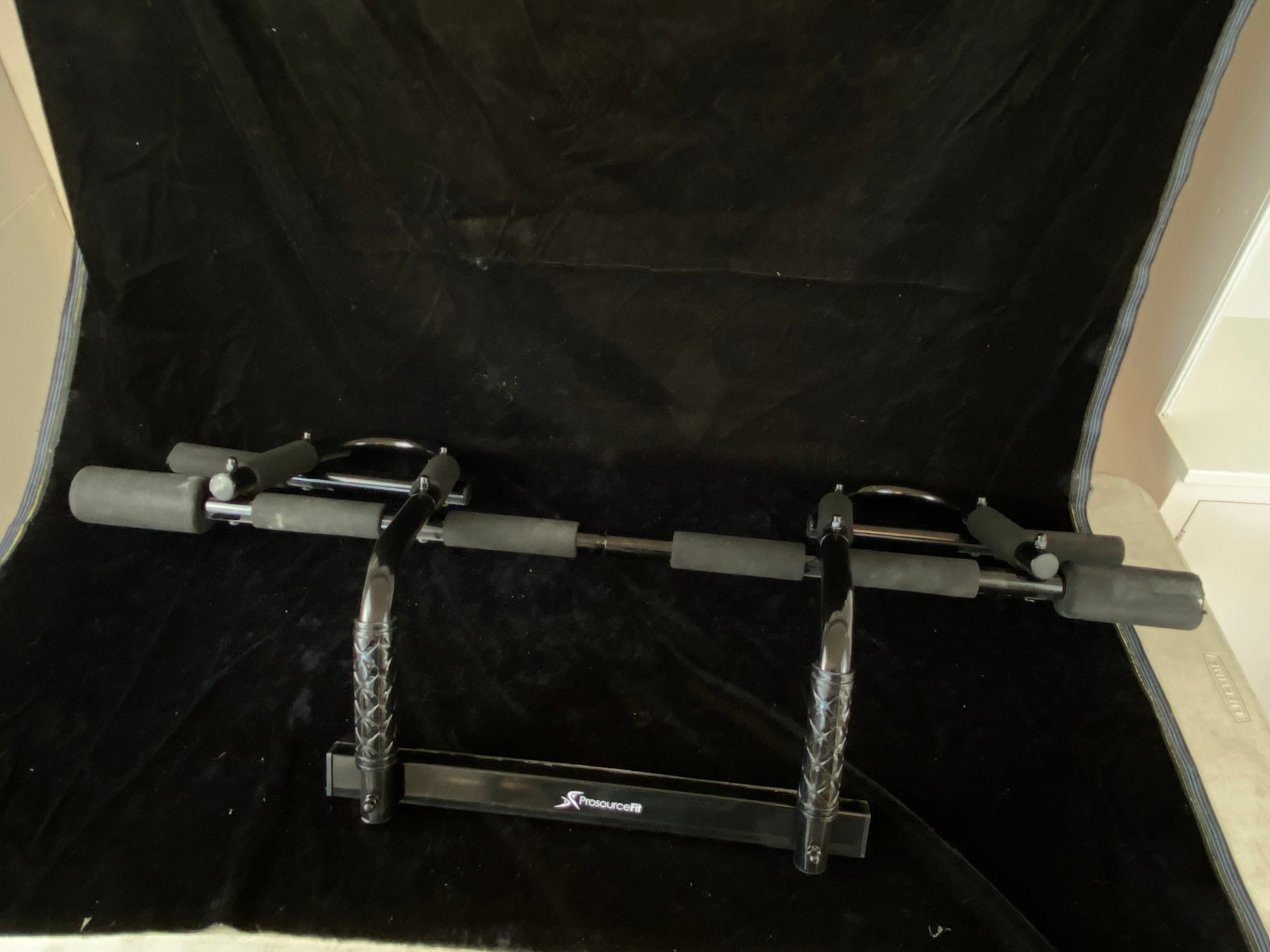 Prosource Fit Pull Up Bar #2038835 | Auctionninja.com