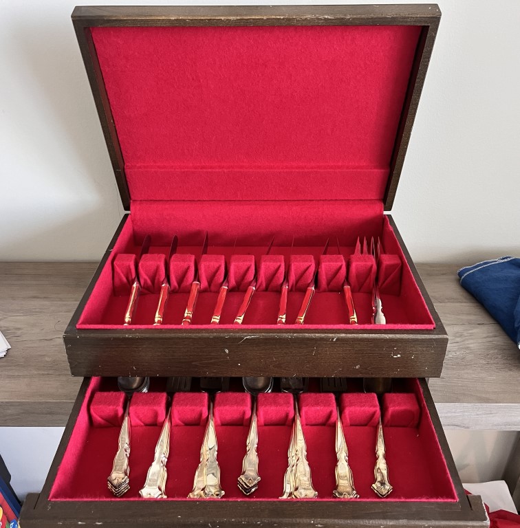Silver Plate Flatware Set With Case - International Deep Silver ...