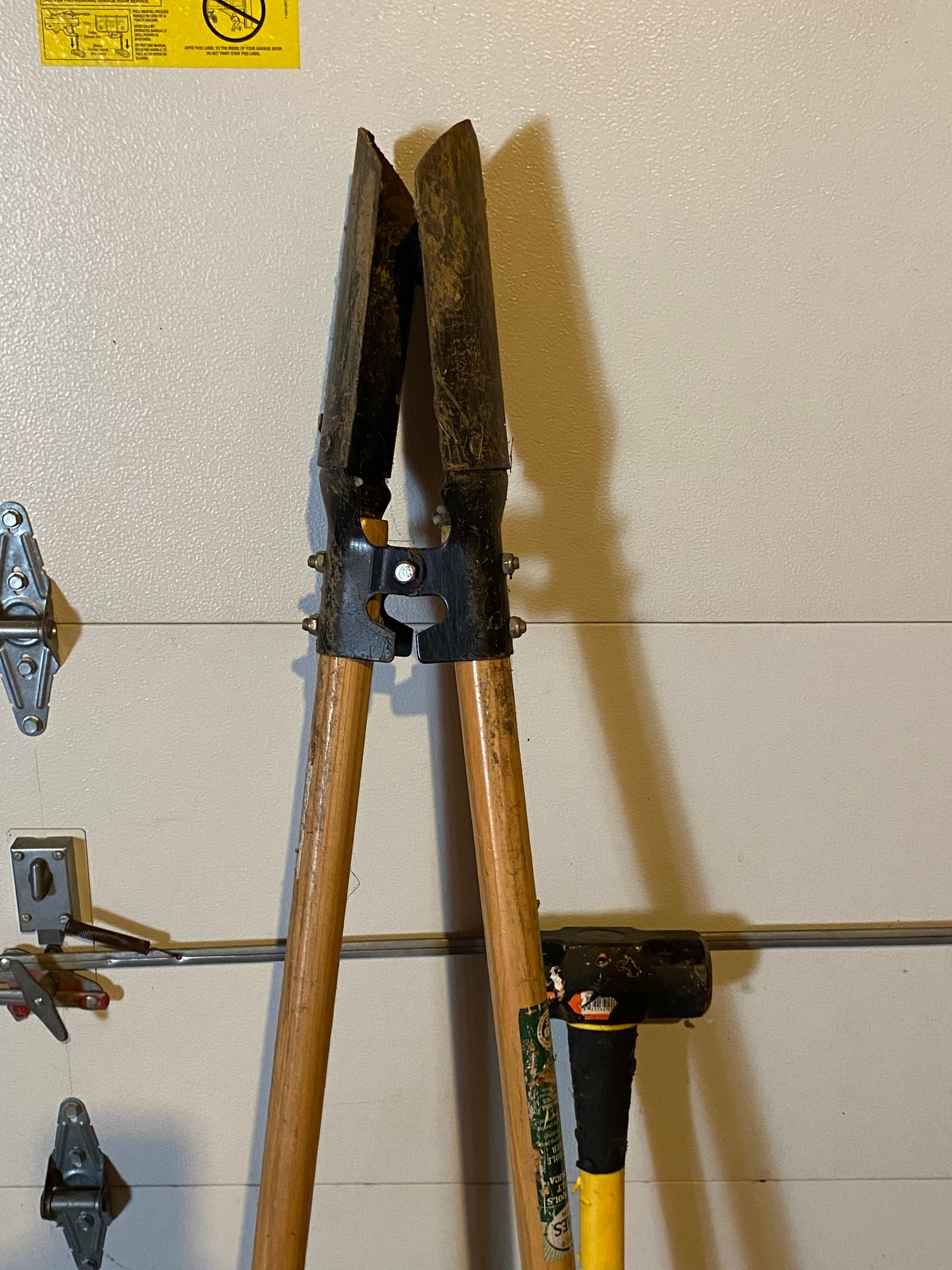 Various Yard Tool Set #2043318 | Auctionninja.com