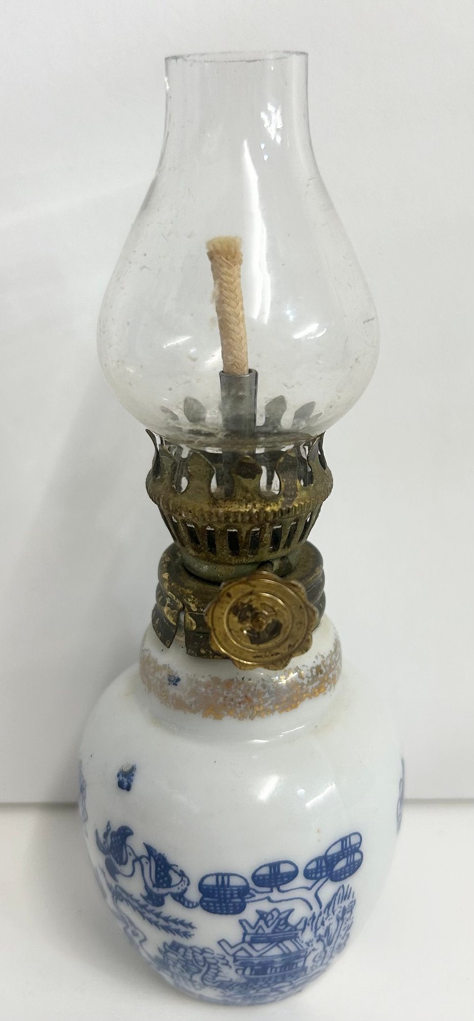 Vintage Enesco Japan Oil Lamp #3537 | Auctionninja.com