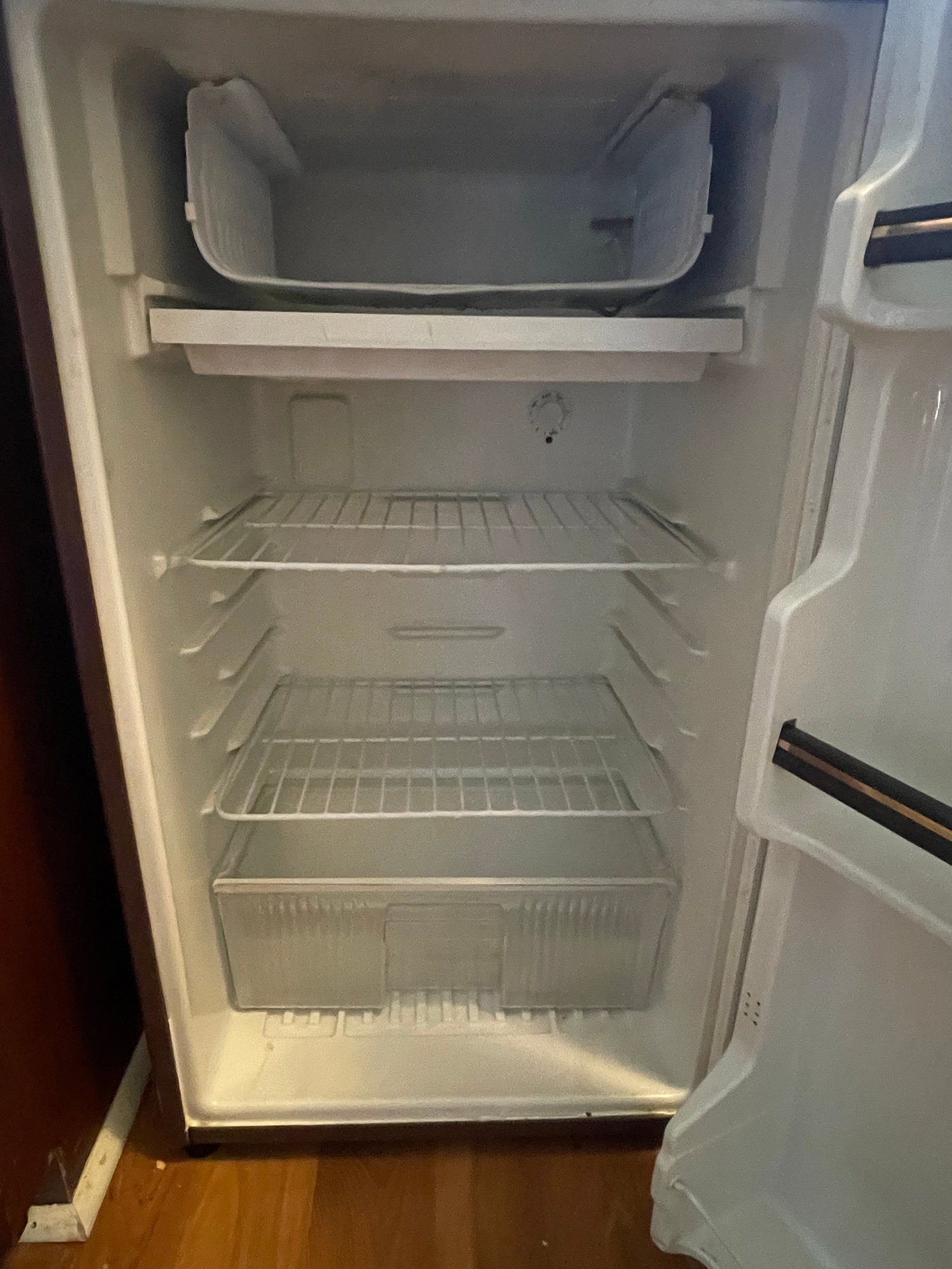 Sanyo Branded Mini Fridge #2121000 | Auctionninja.com