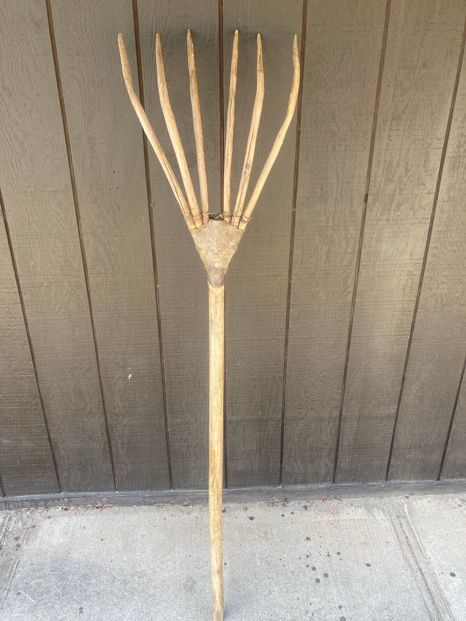 Primitive Wooden Rake / Pitch Fork #2096776 | Auctionninja.com