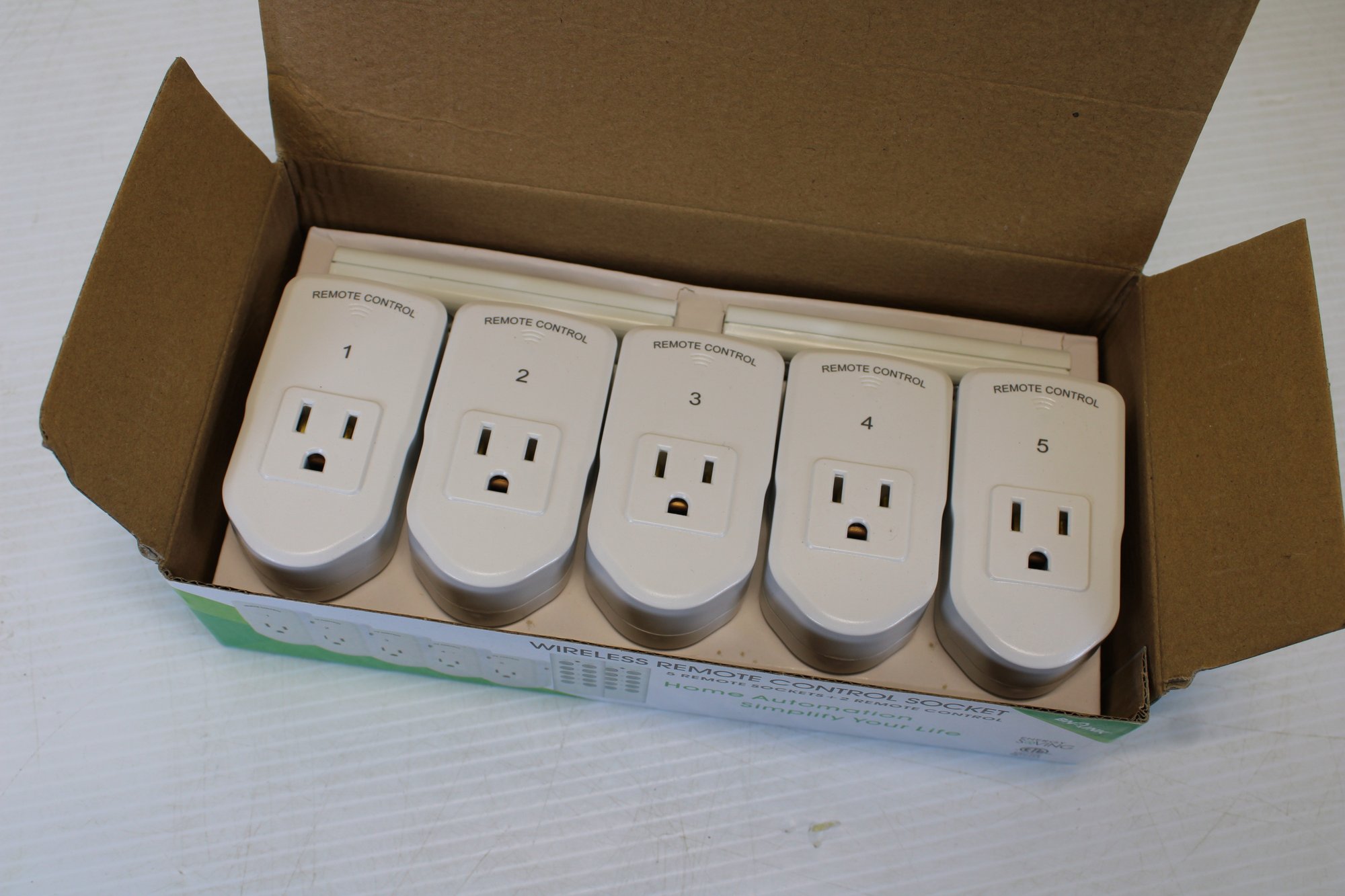 BN Link Wireless 2 Remote Control 5 Remote Socket Plug In For Lights ...