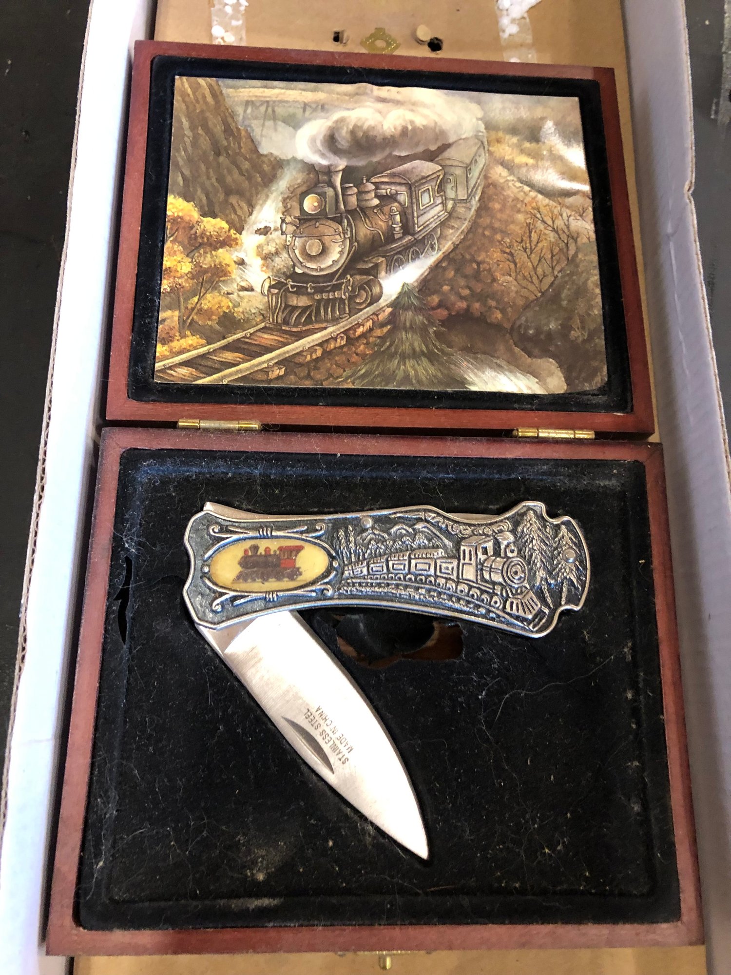 Train Collectors Knife In Wood Display Box #28487 | Auctionninja.com