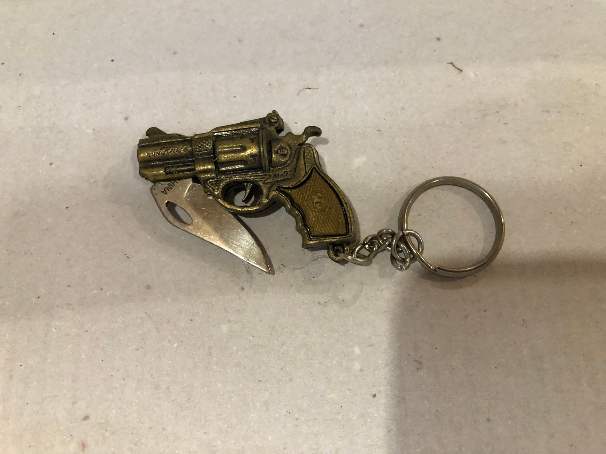 Revolver Gun Knife/Keychain Vintage #28491 | Auctionninja.com
