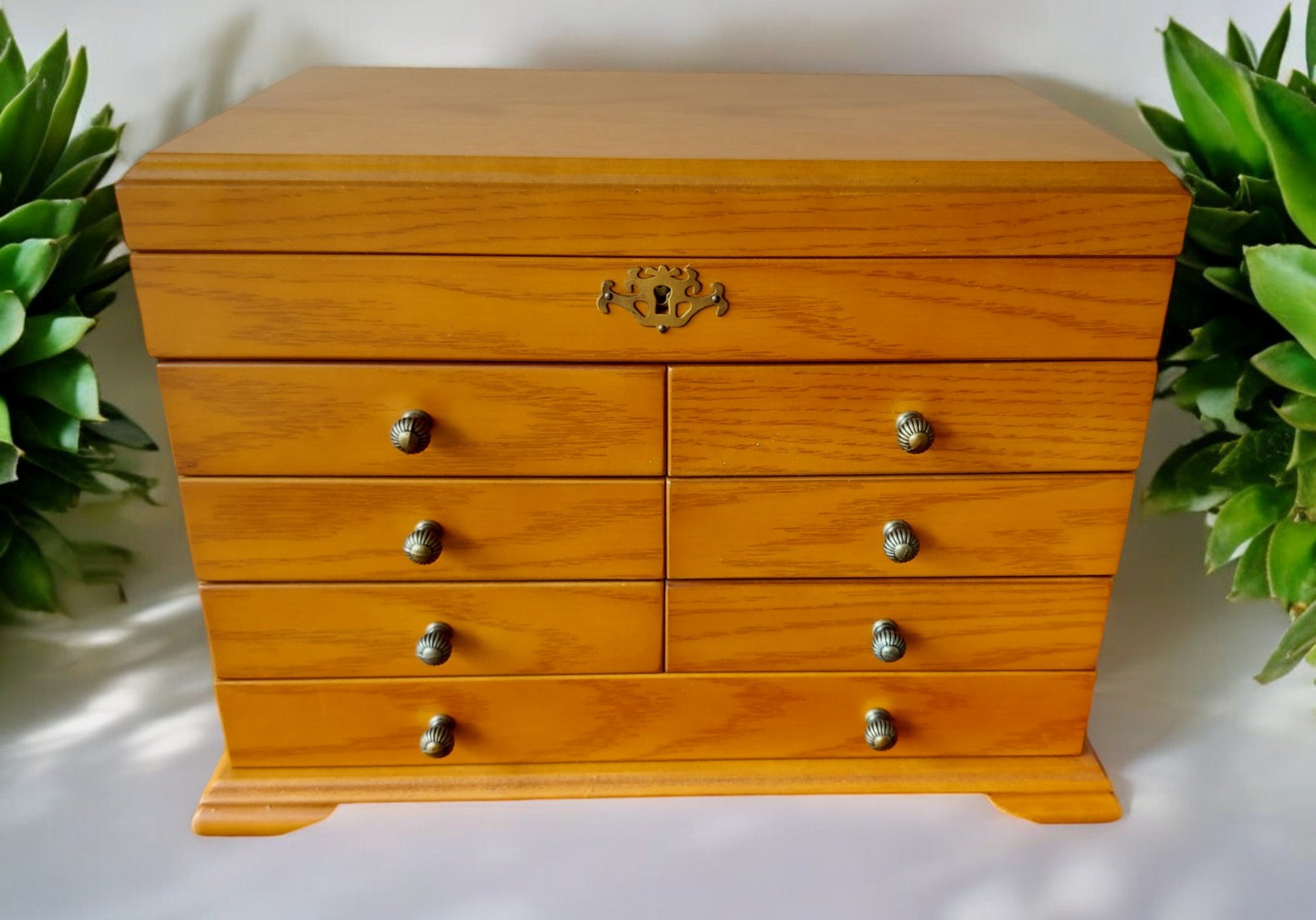 NEW Thomas Pacconi Deluxe Wooden Jewelry Chest With Key #12340 ...